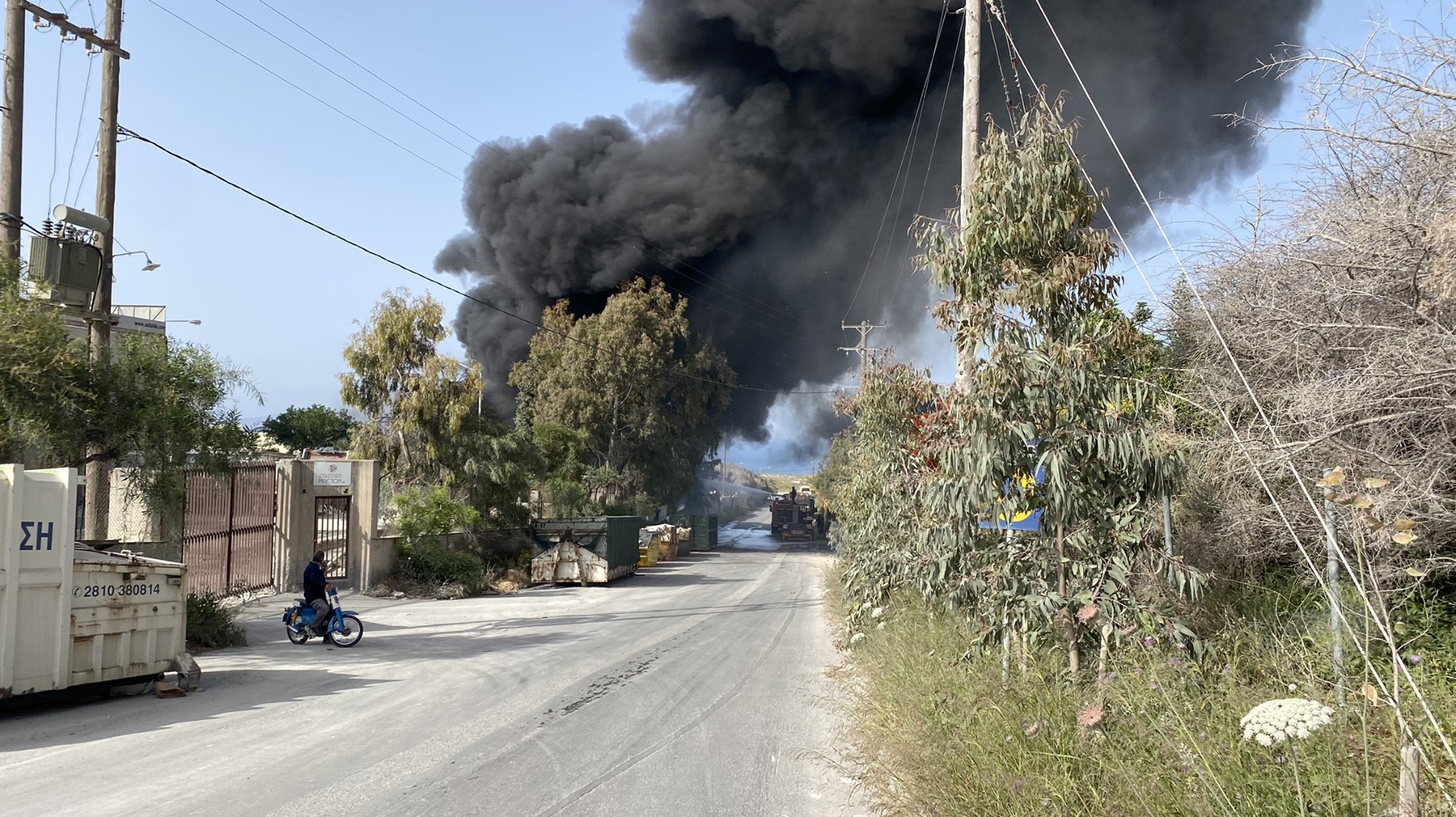 Κρήτη: Οριοθετήθηκε η μεγάλη πυρκαγιά στη ΒΙΠΕ Ηρακλείου – Συνεχίζονται ...