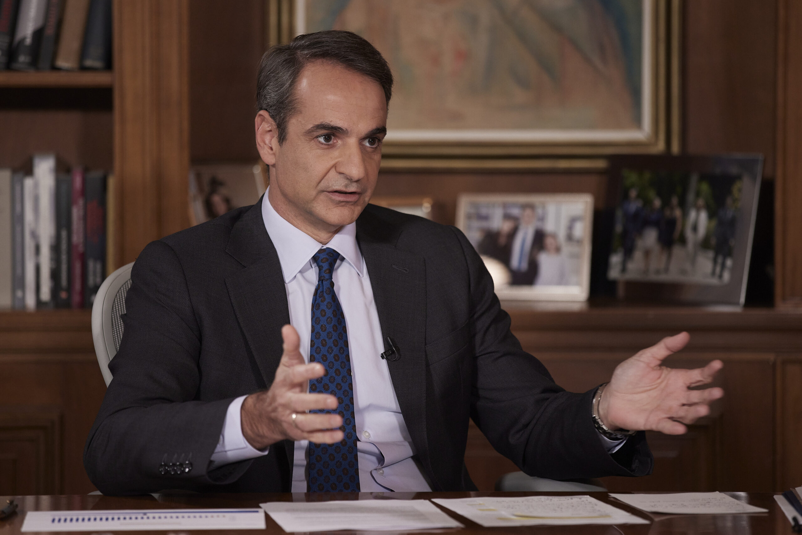 Mητσοτάκης: «Είμαι κατηγορηματικός, έχουμε το εμβόλιο, δεν πάμε σε ...