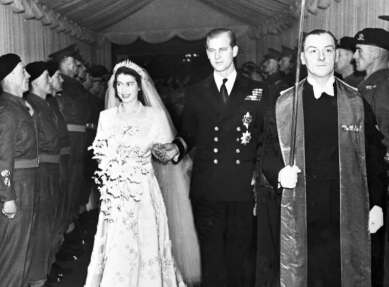 Πρίγκιπας Φίλιππος: Όταν γνώρισε τη «μελλοντική βασίλισσα» – Η ερωτική ...