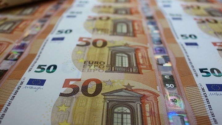 «Αβίαστο» επίδομα 200 ευρώ: Ποιοι το εισπράττουν