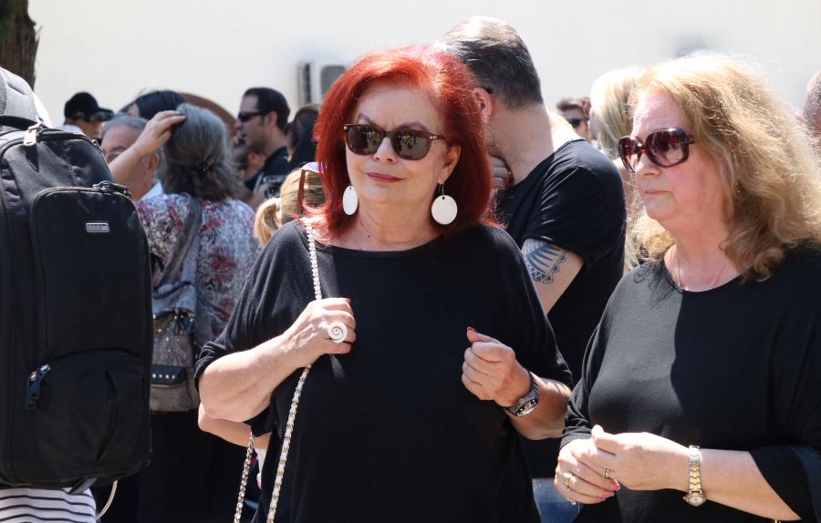 Δύσκολες ώρες για τη Νόρα Κατσέλη – Σε σοβαρή κατάσταση μετά από ...