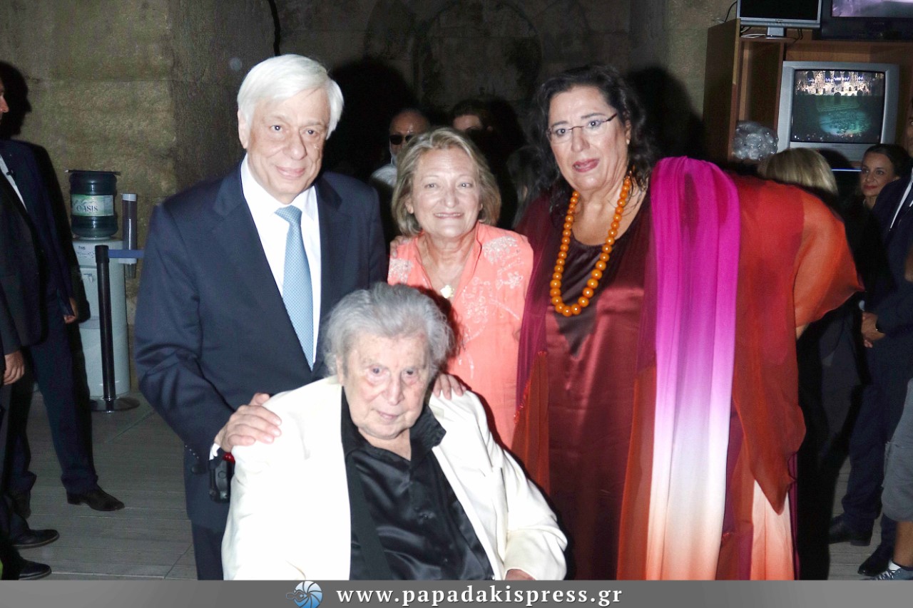 Συναυλία Μίκη Θεοδωράκη και Στέφανου Κορκολή για τα παιδιά της «ΕΛΠΙΔΑΣ ...