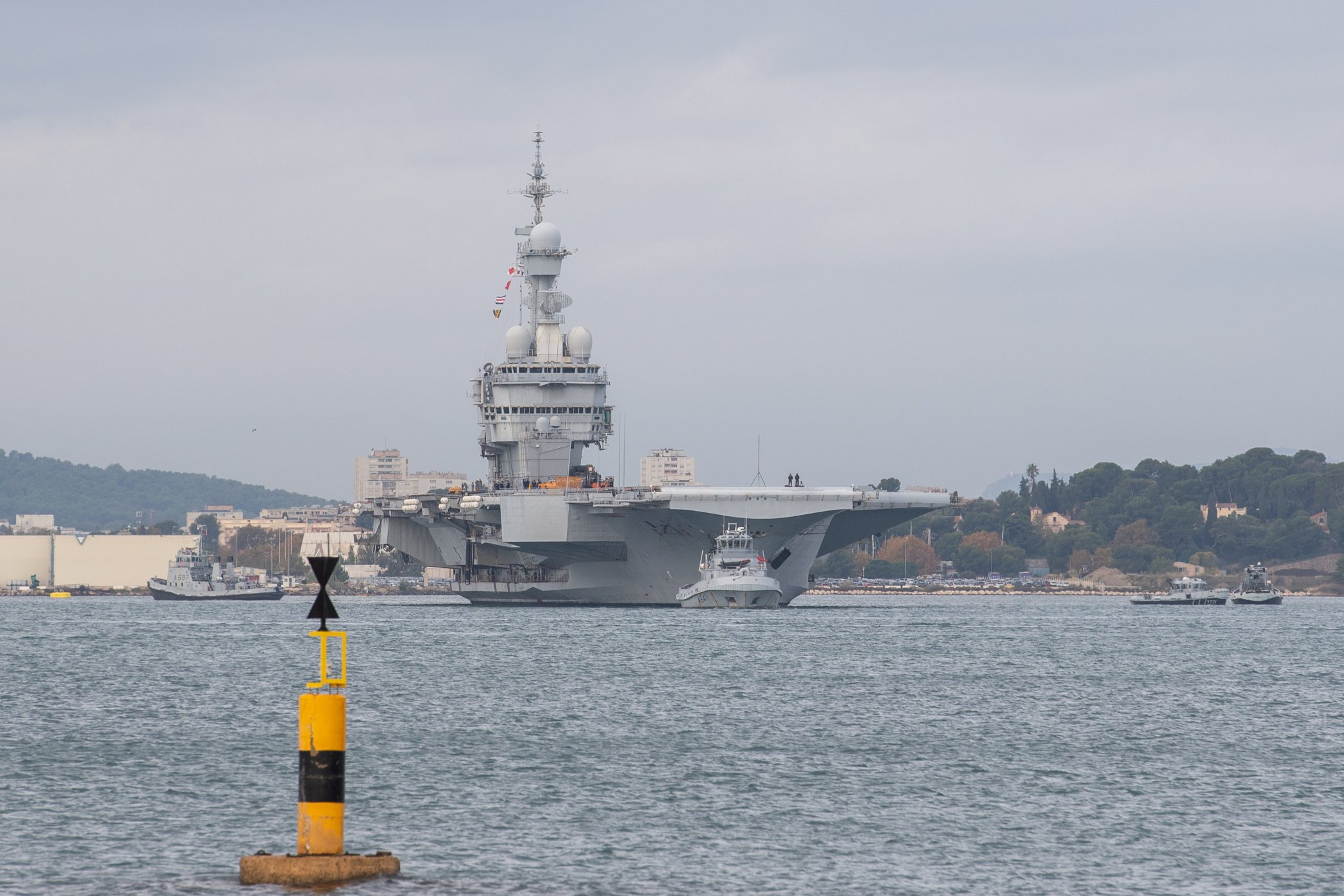 Μέτωπο απέναντι στην Άγκυρα: Το «Charles De Gaulle» στην Ανατολική ...