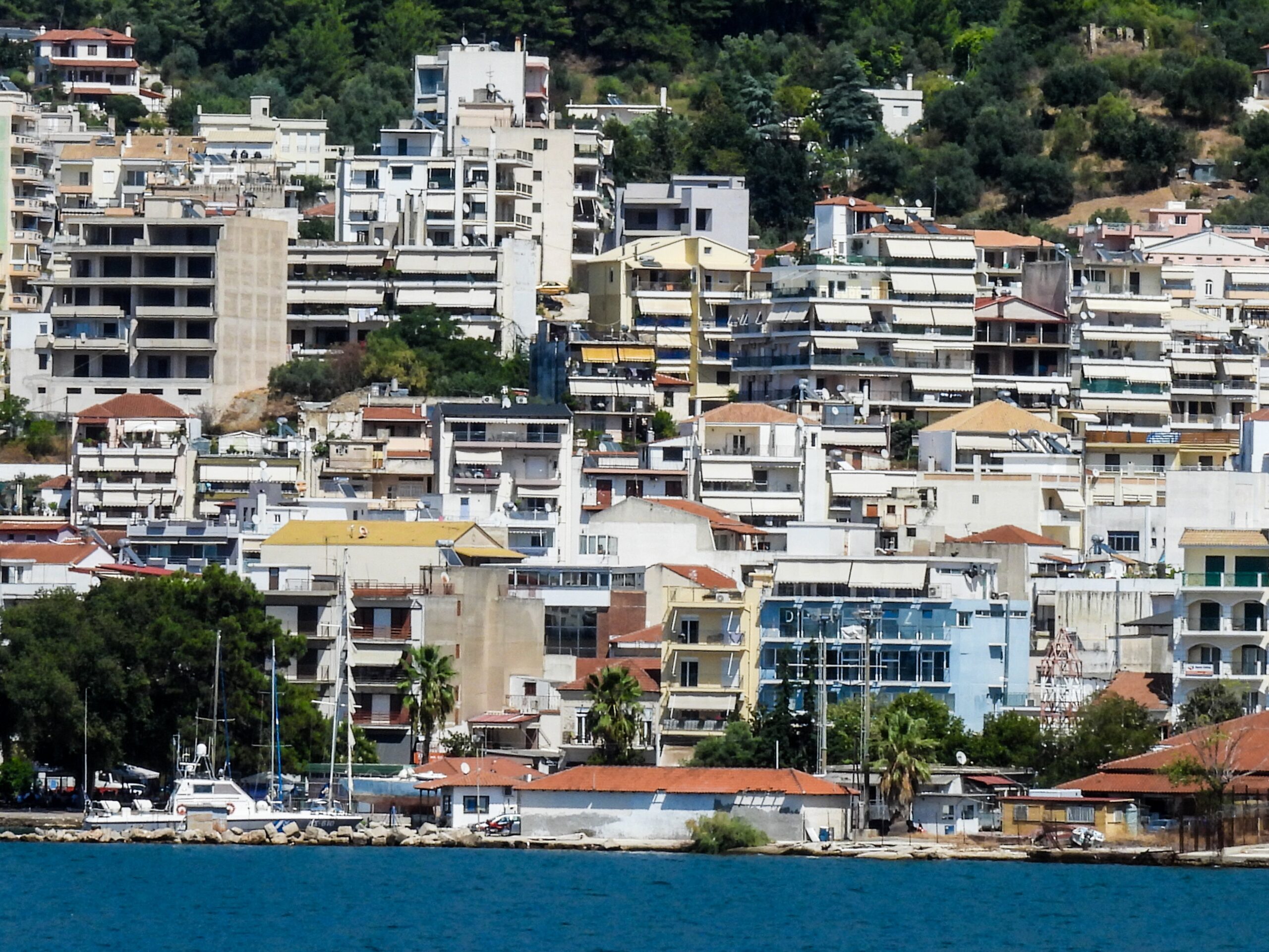 Εξοικονομώ και Ανακαινίζω: Όλα τα κριτήρια και οι προϋποθέσεις για το ...