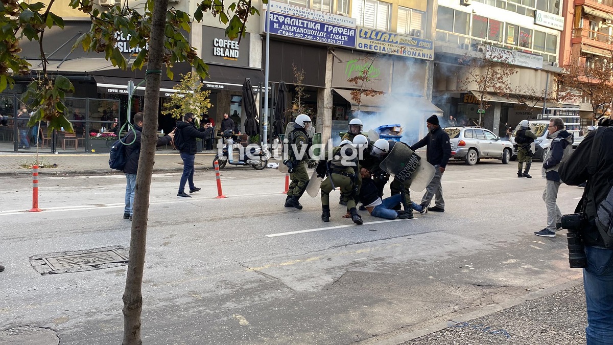 Ο Χρήστος Μαζανίτης περιγράφει την επίθεση που δέχθηκε από κουκουλοφόρους
