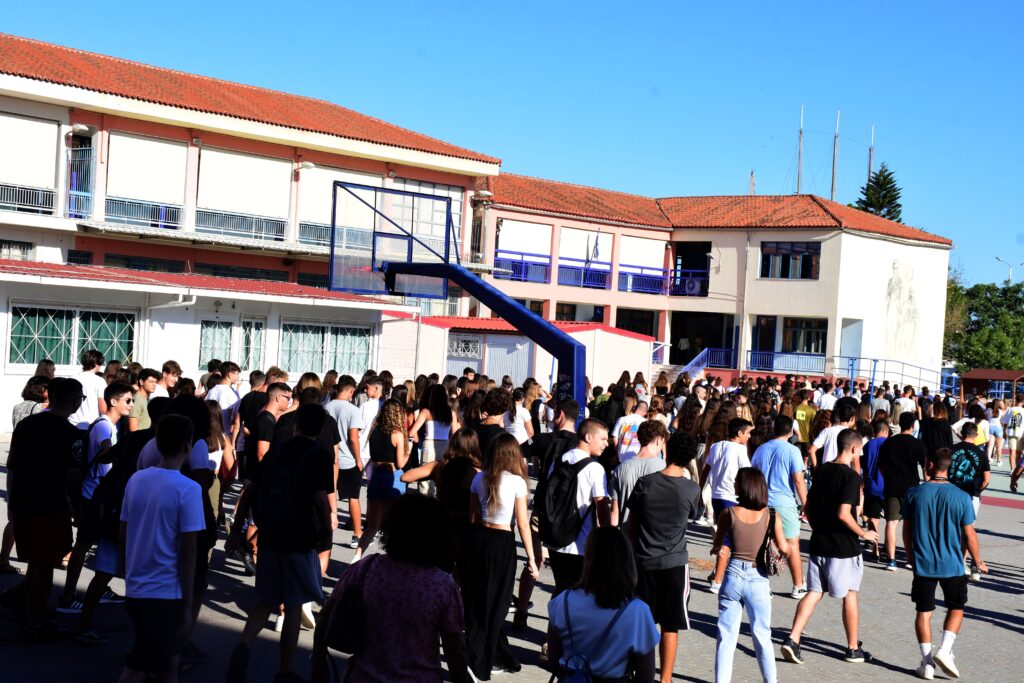 Κόρινθος: 14χρονη κατήγγειλε απόπειρα βιασμού από πέντε συμμαθητές της ...