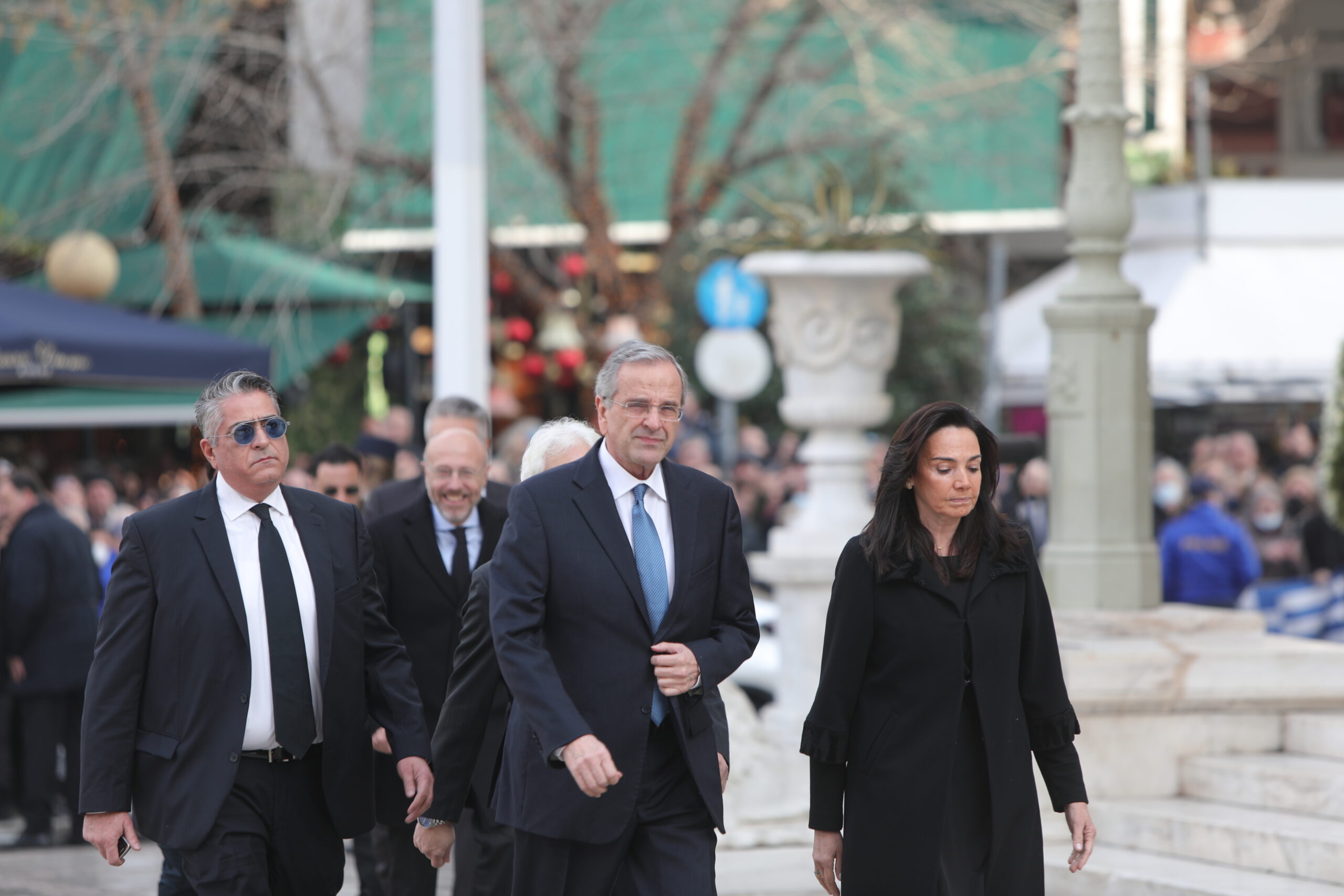 Κηδεία τέως βασιλιά Κωνσταντίνου: Στη Μητρόπολη Αθηνών ο Αντώνης ...