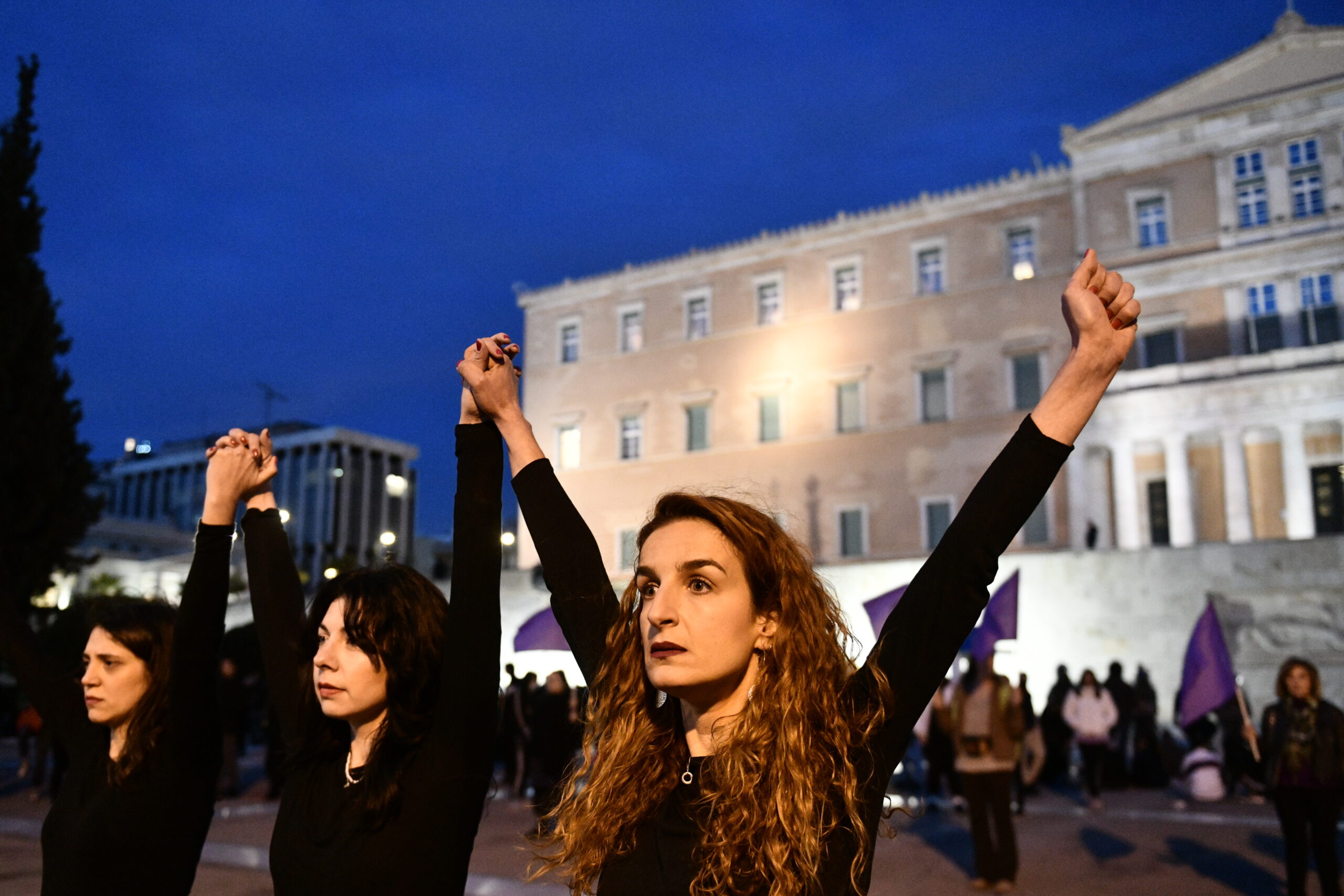 Κοσμοσυρροή στο Σύνταγμα για την Παγκόσμια Ημέρα της Γυναίκας – «Ως Εδώ»
