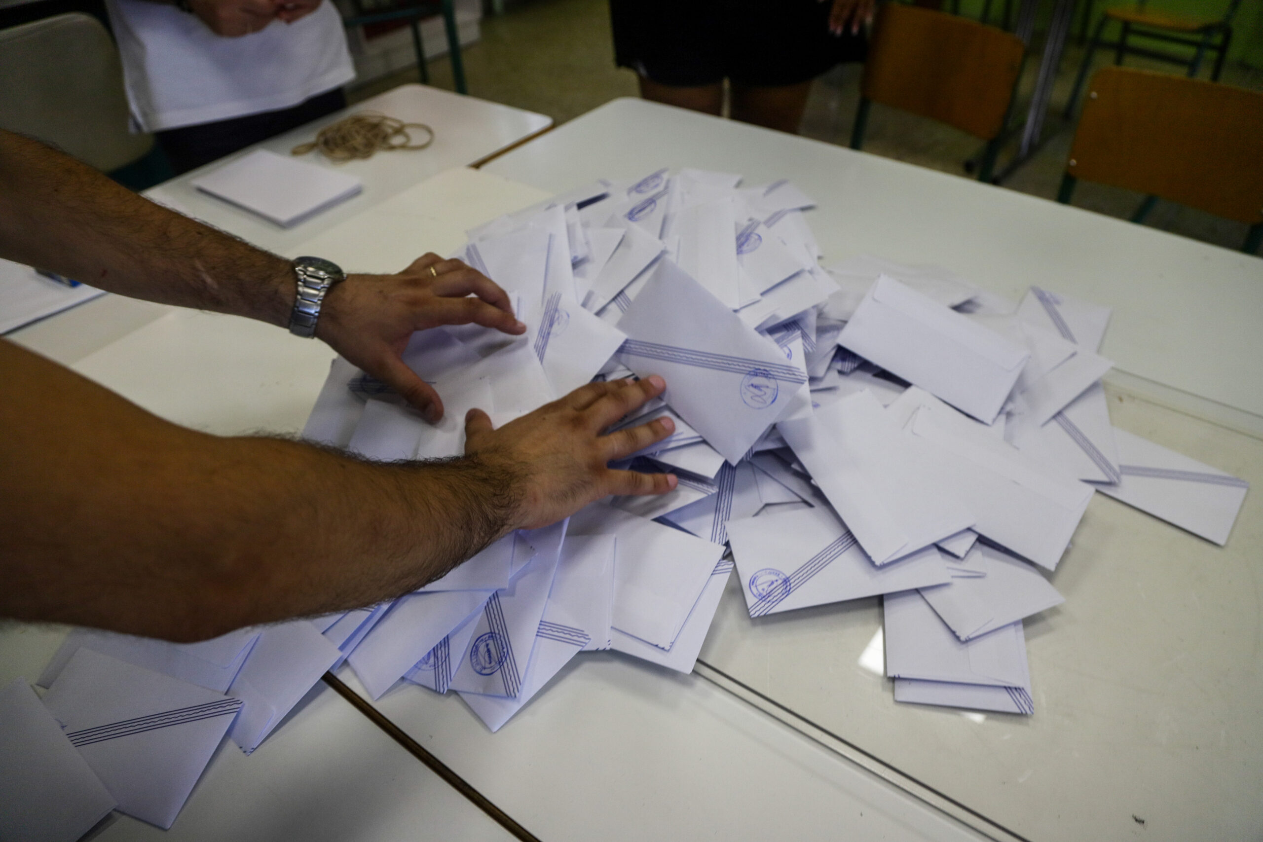 Εκλογές: Οι εντός, οι εκτός και η πλήρης λίστα – Ποια κόμματα θα ...