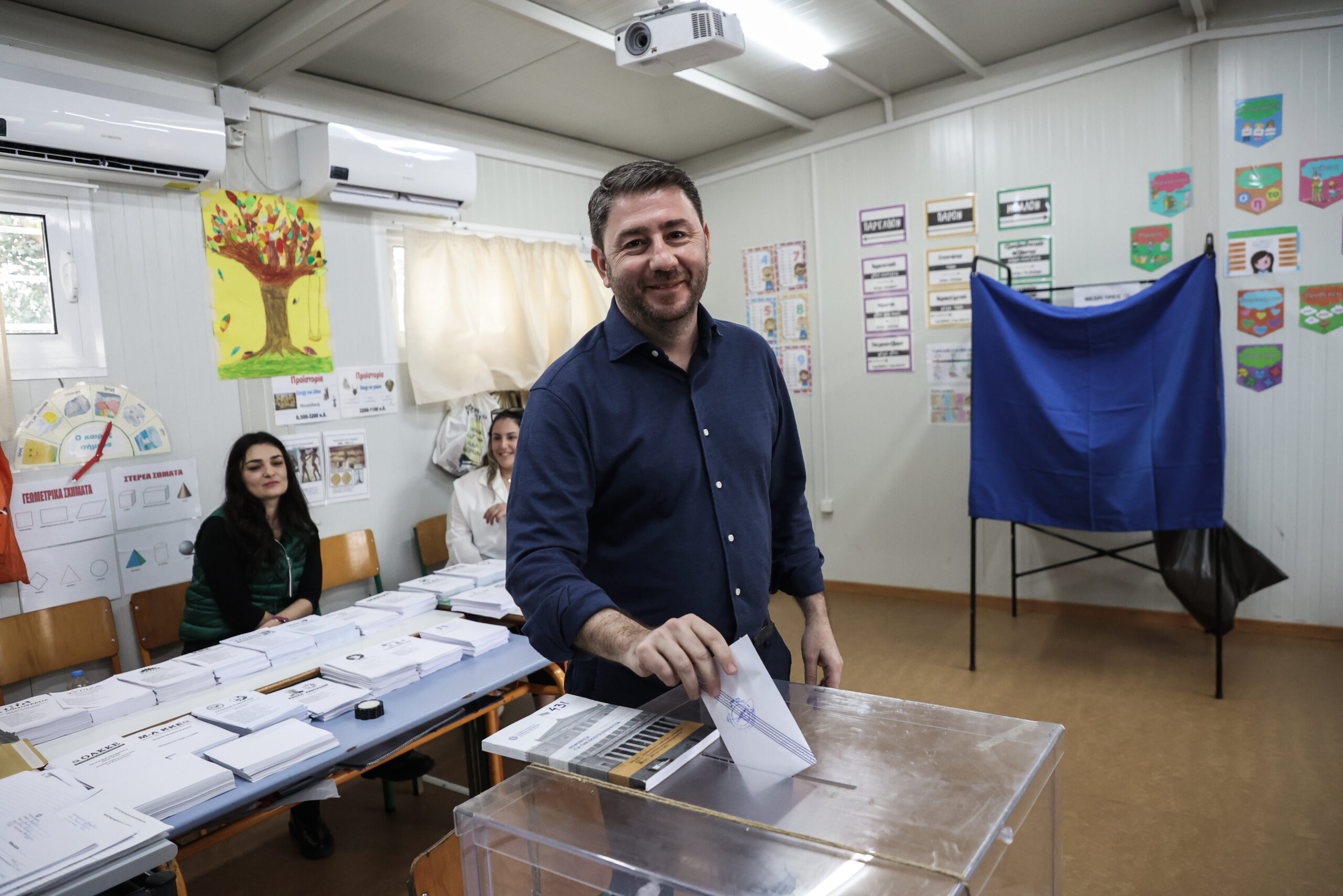 Εκλογές 2023: Ο Νίκος Ανδρουλάκης κρατά την έδρα του ΠΑΣΟΚ στην Α ...