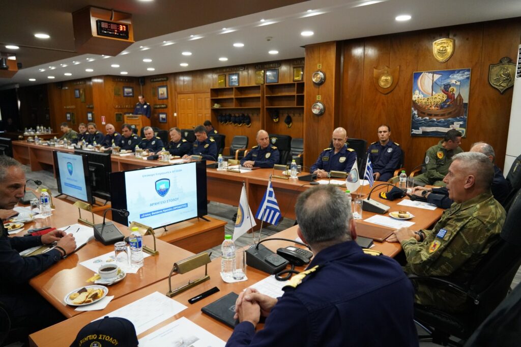 Στρατηγός Φλώρος: Επίσκεψη στο Αρχηγείο Στόλου στο ναύσταθμο Σαλαμίνας