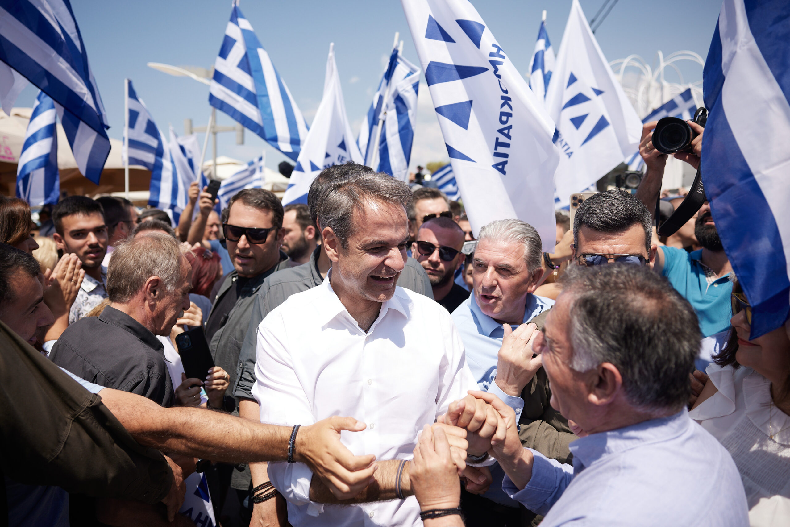 Με το βλέμμα στη Νίκη ο Μητσοτάκης στην Χαλκιδική – Ο Μουζάλας και το ...