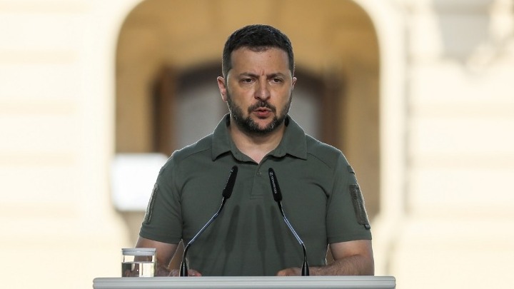 Ζελένσκι: «Οποιαδήποτε ειρηνευτική λύση που θα μετατρέψει τον ρωσικό ...