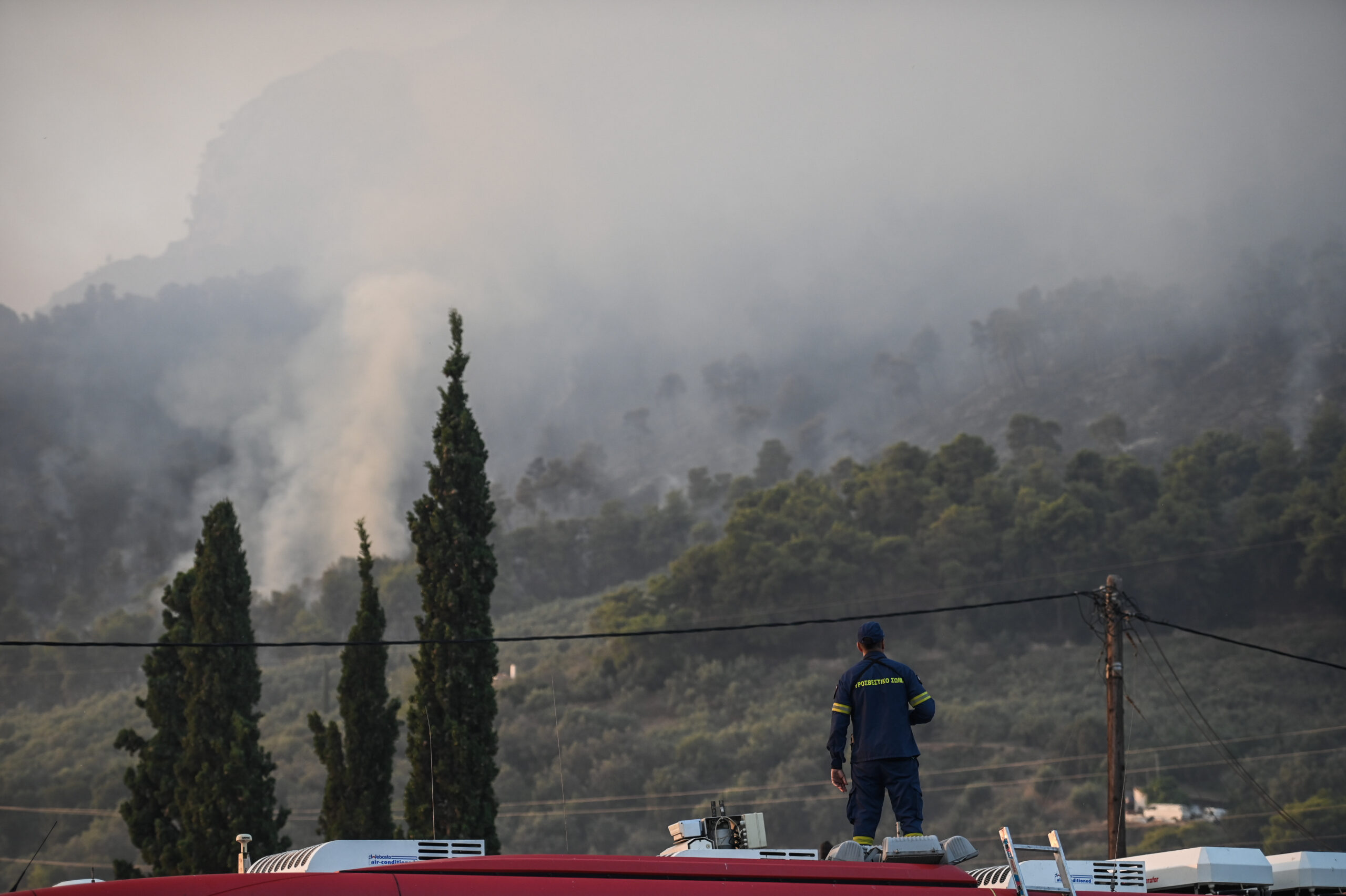 Πυρκαγιές: Μεγάλη αναζωπύρωση στη Ρόδο, καίγονται σπίτια στο Ασκληπίειο ...