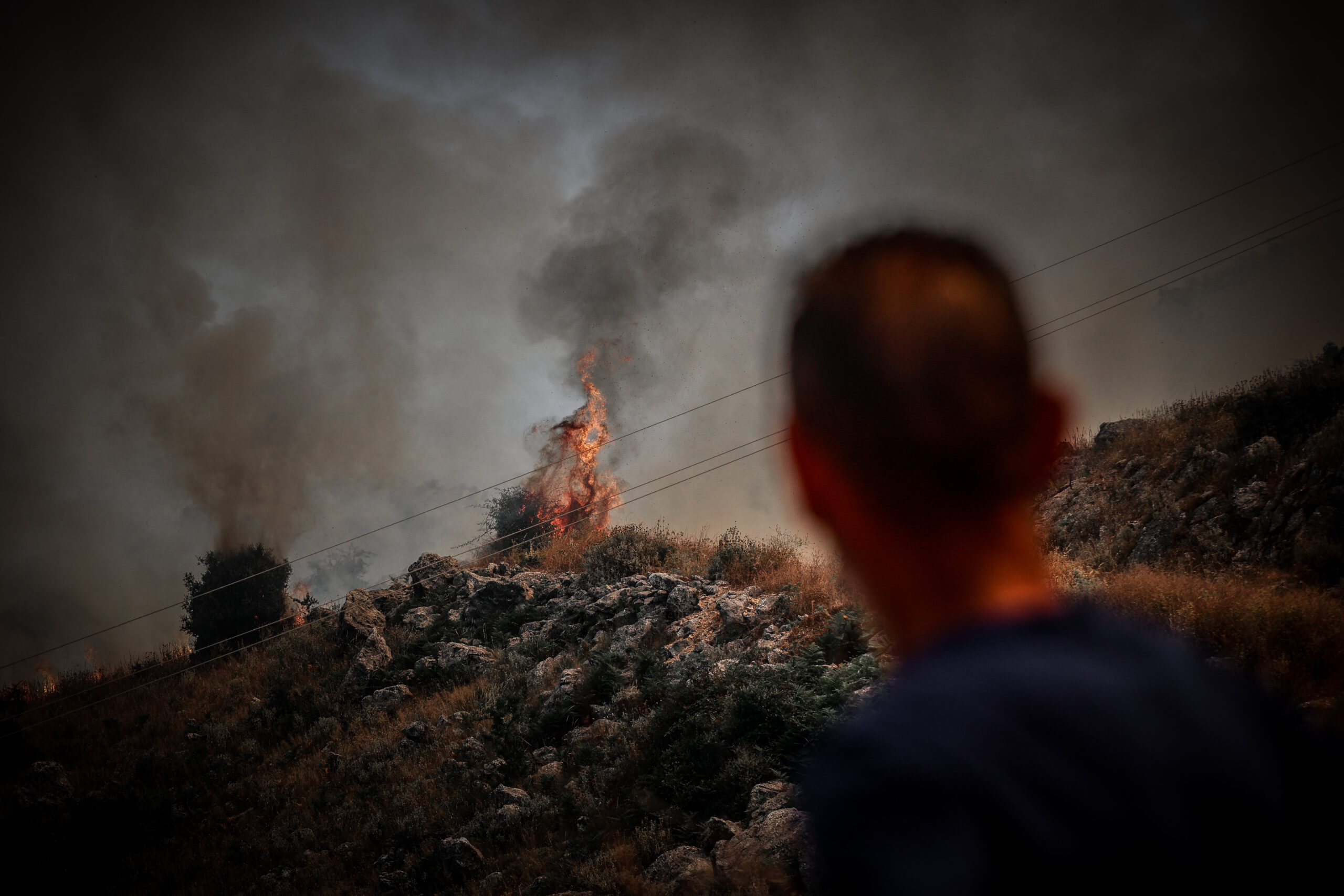 Πυρκαγιές: Εκκενώνεται το χωριό Λούτσες στην Κέρκυρα – Αναζωπύρωση στο ...