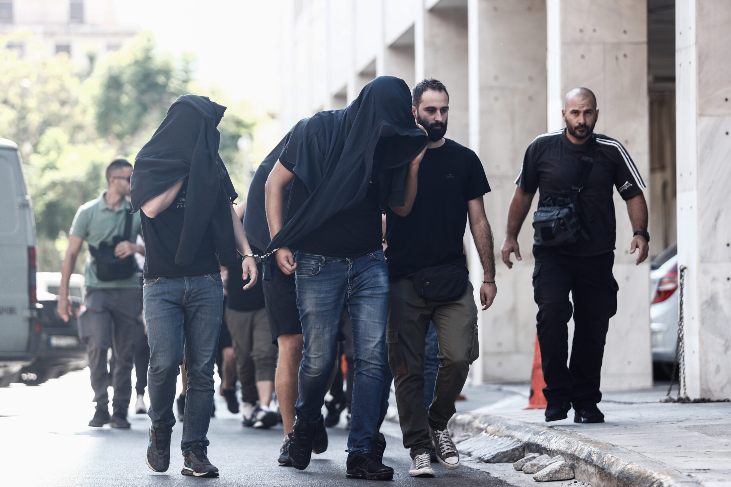Νέα Φιλαδέλφεια: Προφυλακιστέοι και οι 30 κατηγορούμενοι – Το Σάββατο ο ...