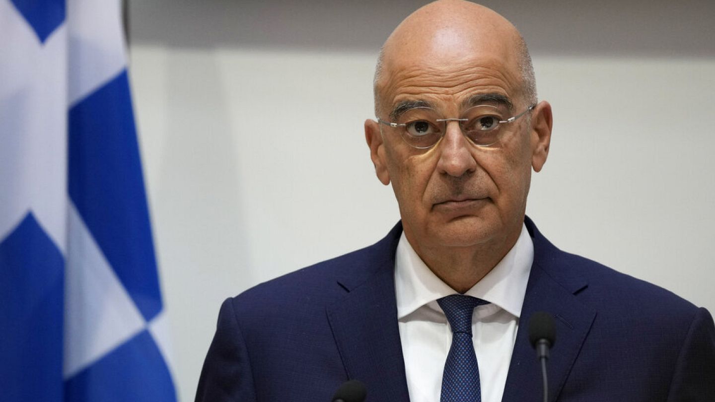 Δένδιας: Οι Ένοπλες Δυνάμεις ήταν, είναι και θα είναι στην υπηρεσία της ...