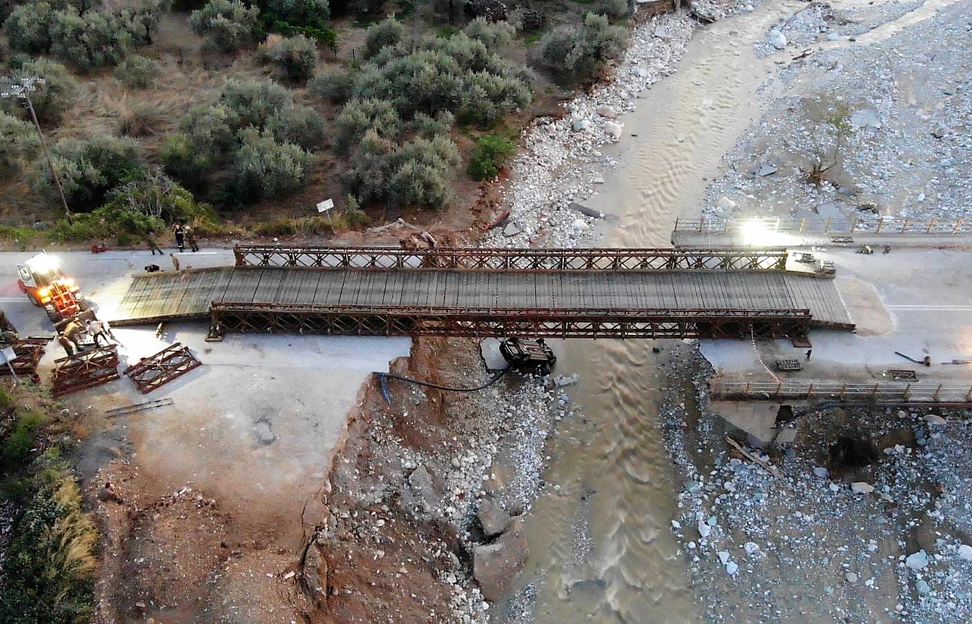 Η γέφυρα Μπέλεϋ συνδέει και πάλι το οδικό δίκτυο Βόλου και Νοτίου ...