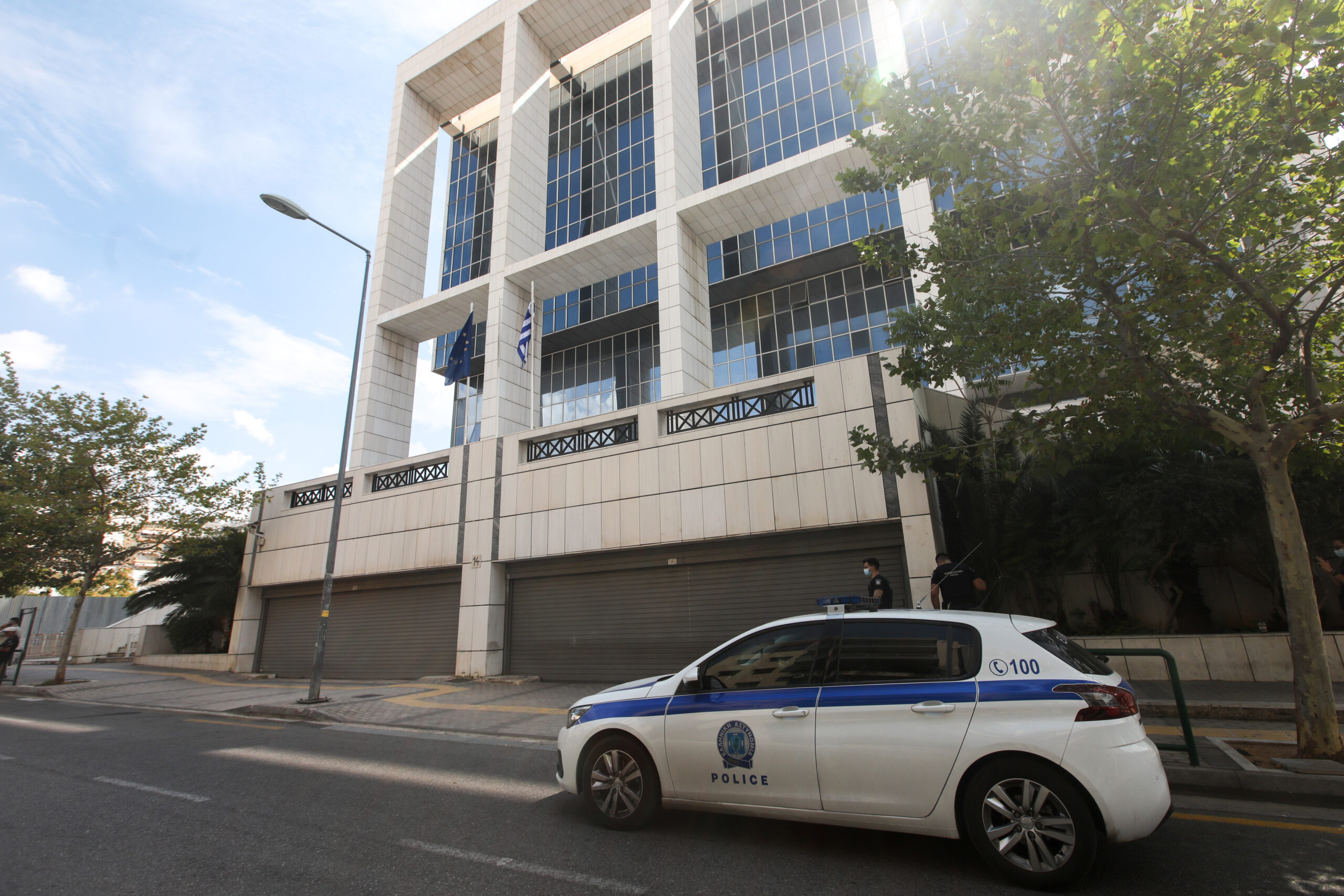 Εισβολή στο Εφετείο: Ποινή 10 ετών στον παίκτη ριάλιτι που «μπούκαρε ...