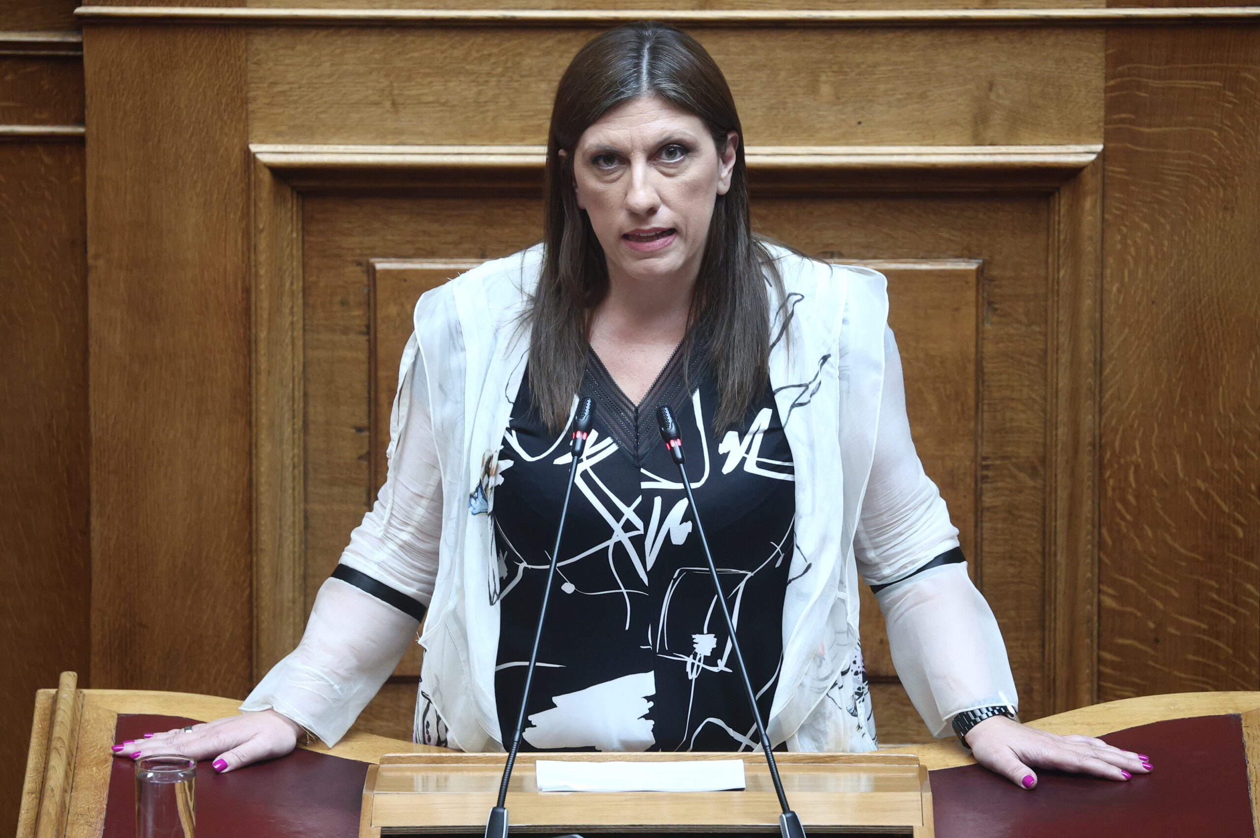 Ζωή Κωνσταντοπούλου: «Η ελληνική Βουλή βάφτηκε με τα χρώματα ενός ...