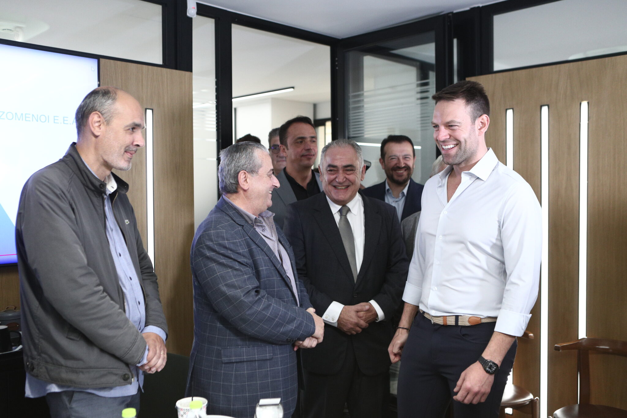 Κασσελάκης μετά την συνάντηση με ΓΣΕΒΕΕ: «Να αρχίσουμε από την κεφαλή ...