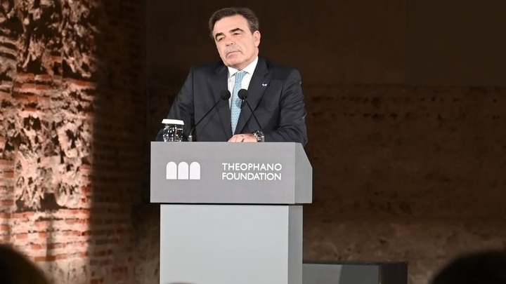 Μαργαρίτης Σχοινάς: «34 χρόνια από τη πτώση του τείχους του Βερολίνου ...