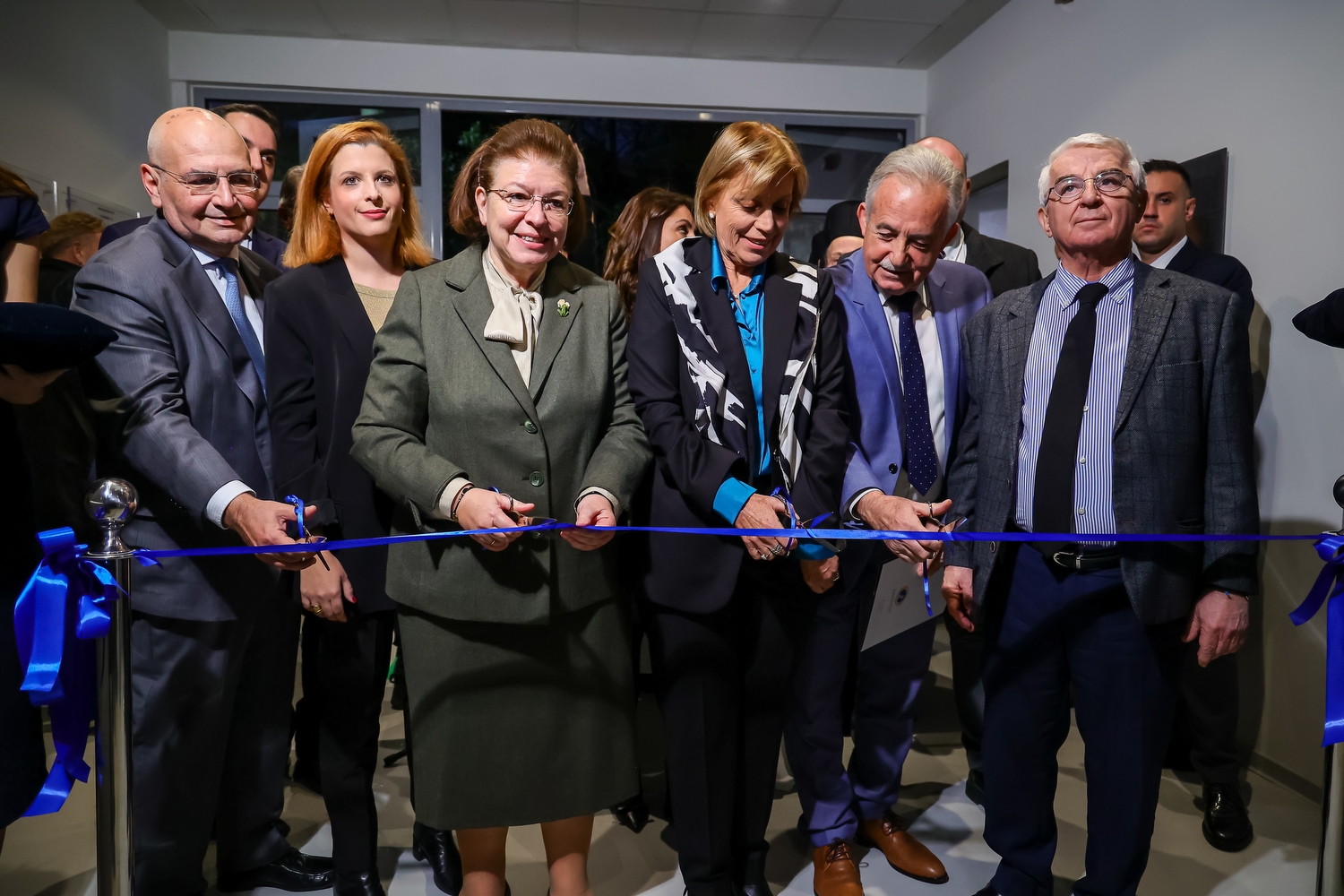 Η ΕΛΛΗΝΙΚΑ ΠΕΤΡΕΛΑΙΑ προσφέρει στην Ελευσίνα τον 1ο σύγχρονο Κλειστό ...