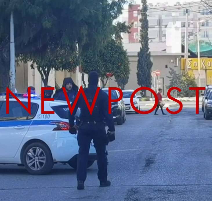Ρεντη: Ταμπουρώθηκε στο σπίτι του μετα από καταδίωξη – Εισέβαλε η ΕΚΑΜ ...