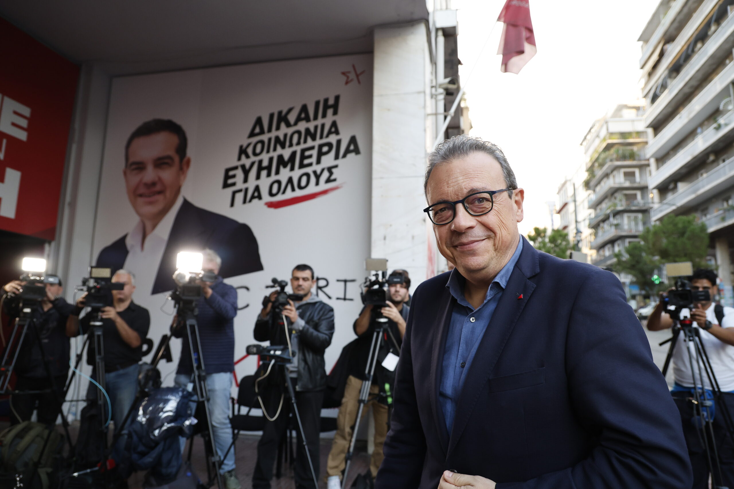 Φάμελλος κατά Μητσοτάκη: «Περιορίζει τα ίσα δικαιώματα σε γάμο και ...