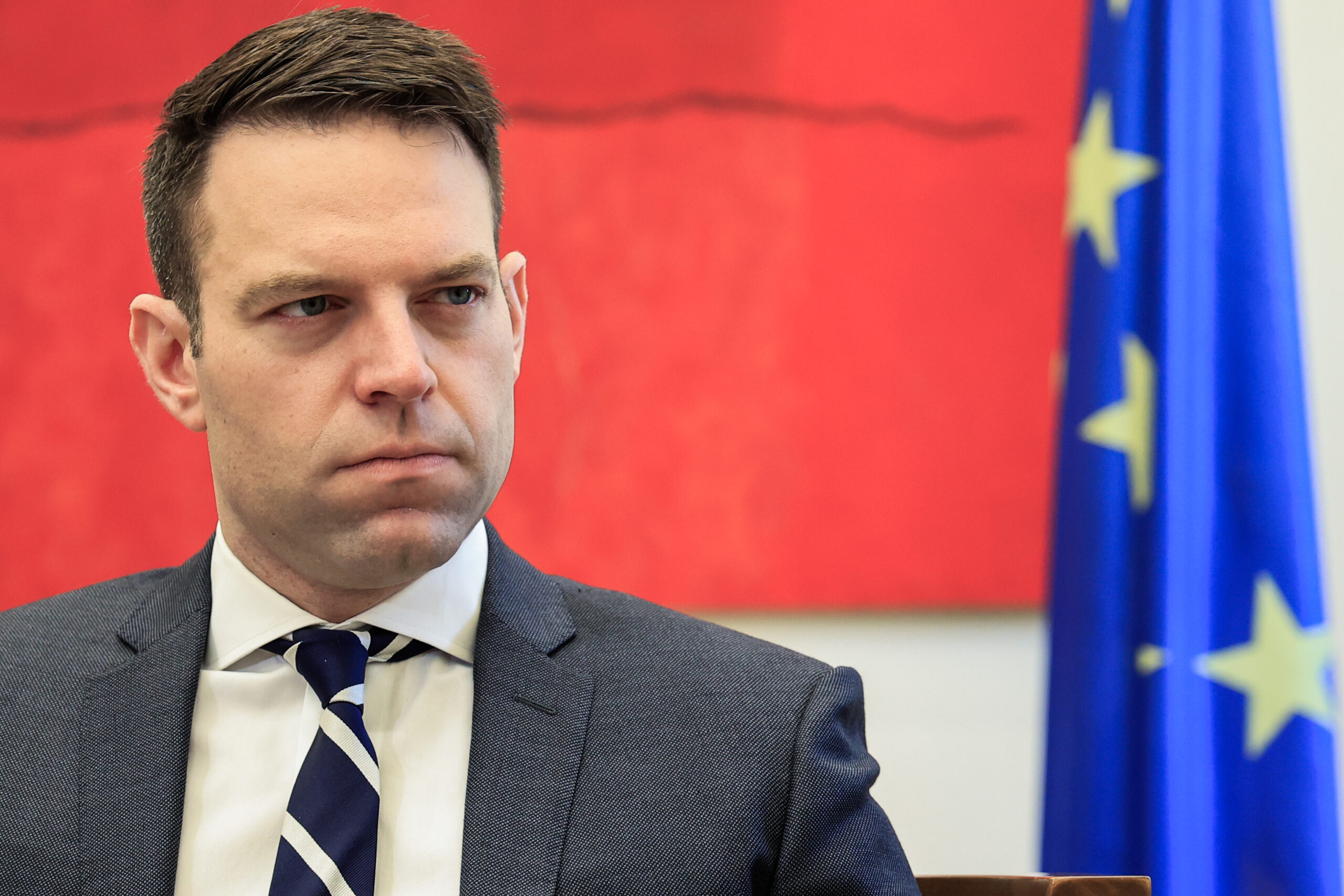 Η «κακοφωνία» Κασσελάκη βυθίζει στην εσωστρέφεια και στις δημοσκοπήσεις ...