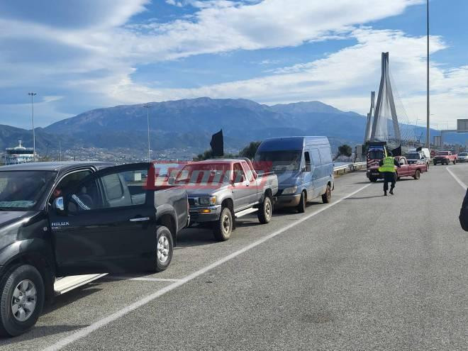 Αγροτικές κινητοποιήσεις: «Ελεύθερα» τα διόδια της γέφυρας Ρίου ...