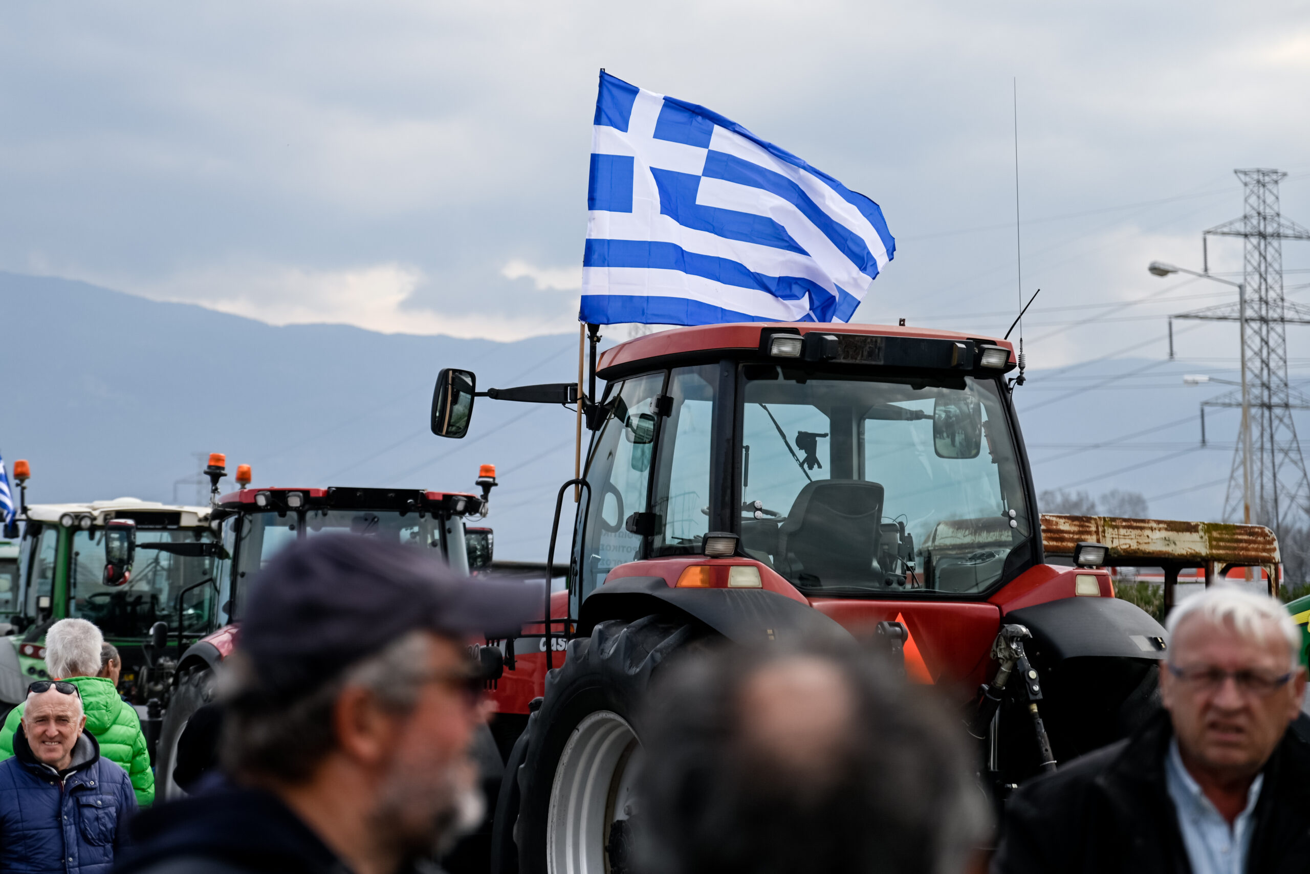 Στο Σύνταγμα τα τρακτέρ: Τα έκτακτα μέτρα της τροχαίας για την κάθοδο ...