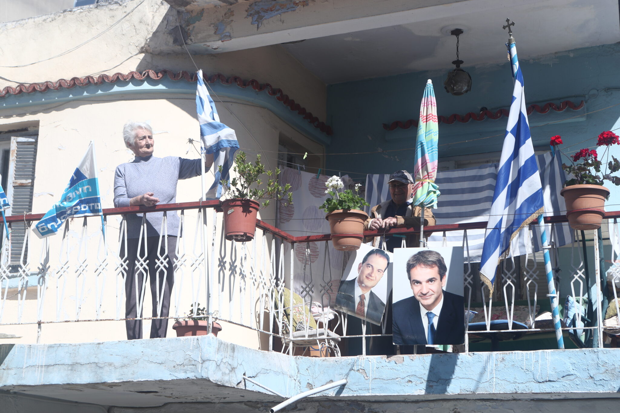 Κυριάκος Μητσοτάκης: Τον υποδέχτηκαν στην Πολίχνη με την φωτογραφία του ...