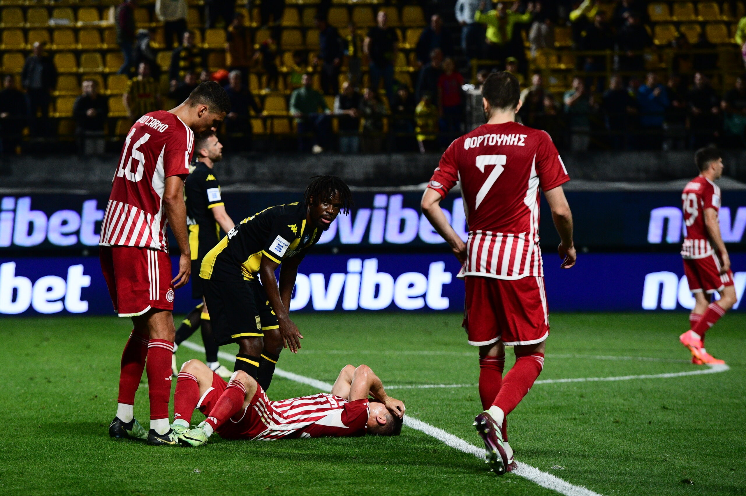 Superleague: Ο Άρης έκανε τη ζημιά στον Ολυμπιακό (1-1) και τον άφησε ...