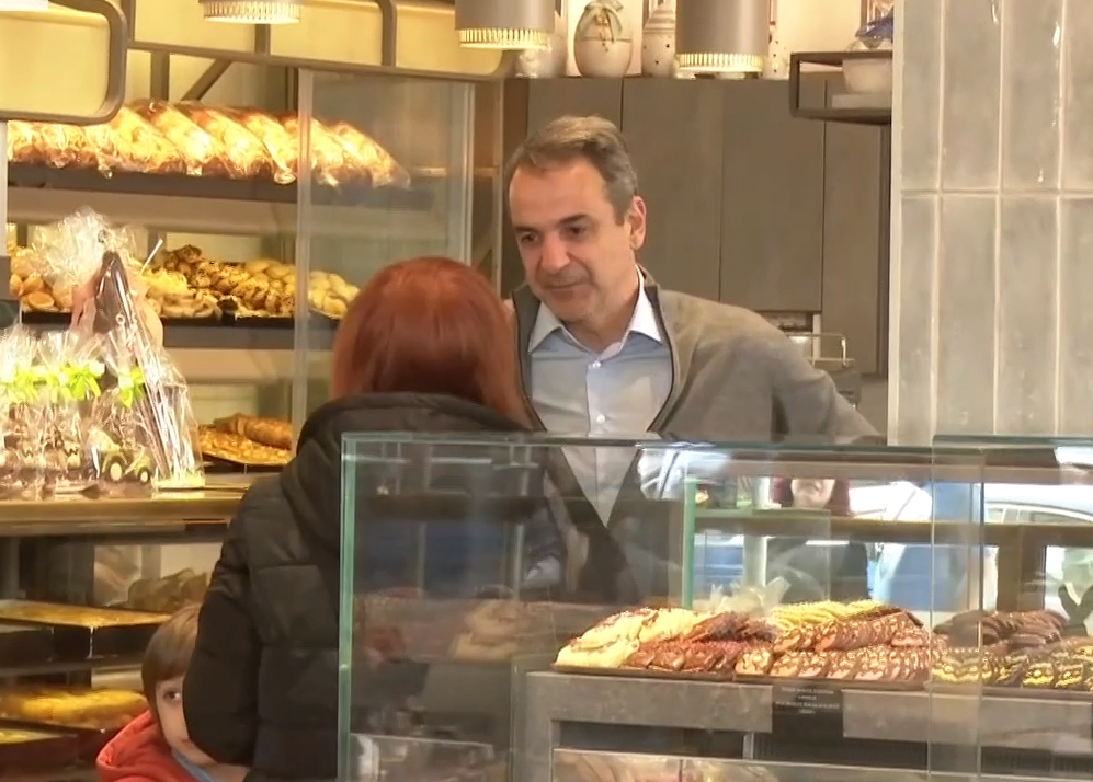 Βρήκε για πρωινό καφέ στην Αριστοτέλους ο Κυριάκος Μητσοτάκης – Ποιοι ...