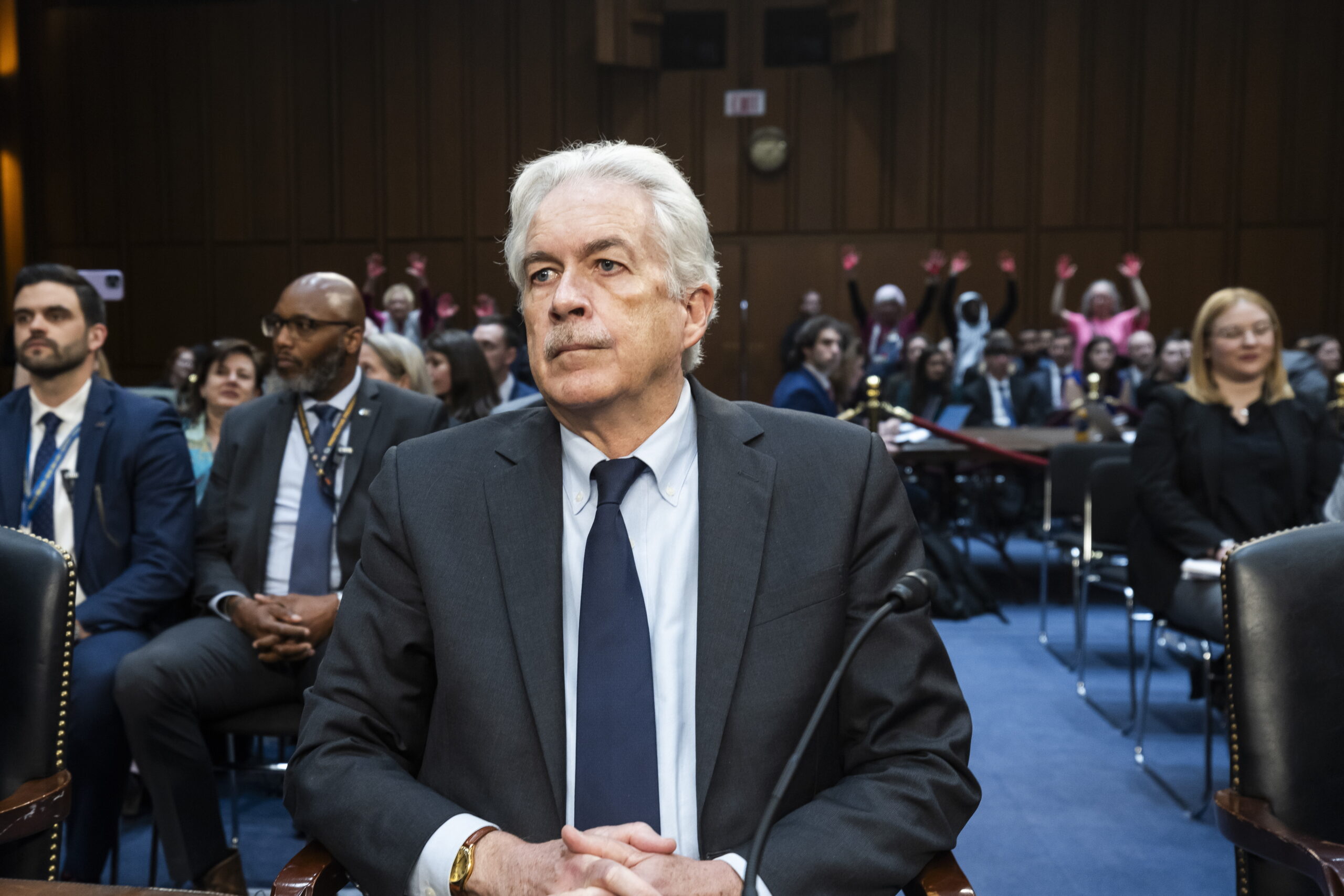 Στο Κάιρο ο διευθυντής της CIA, εντείνονται οι προσπάθειες για ...