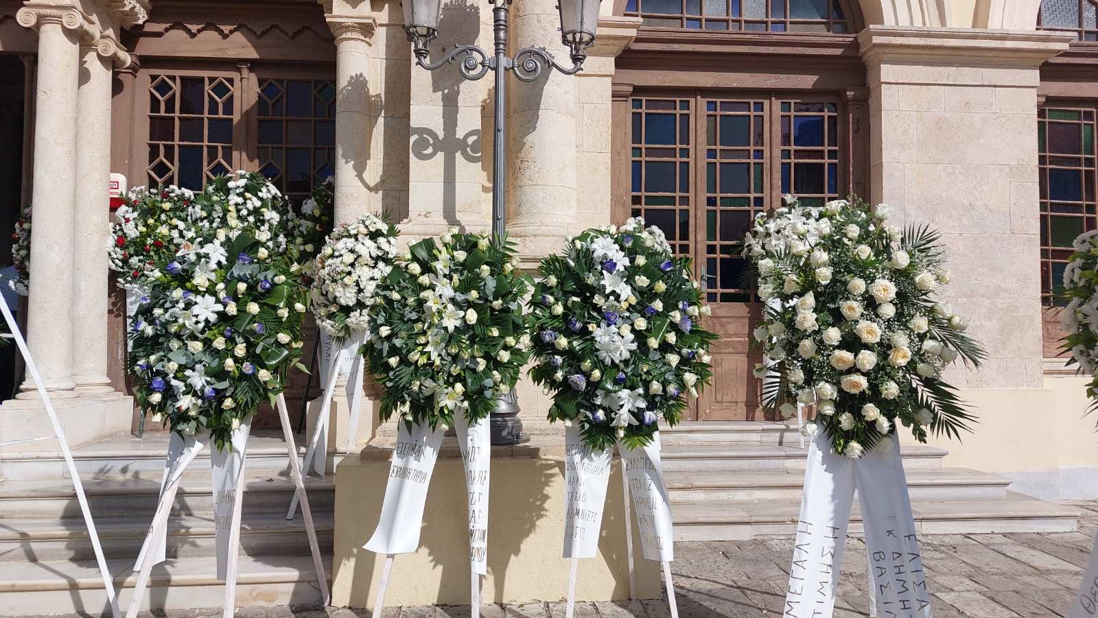 Κρήτη: Σπαραγμός στην κηδεία της 17χρονης Νικολέτας – Οργή των συγγενών ...
