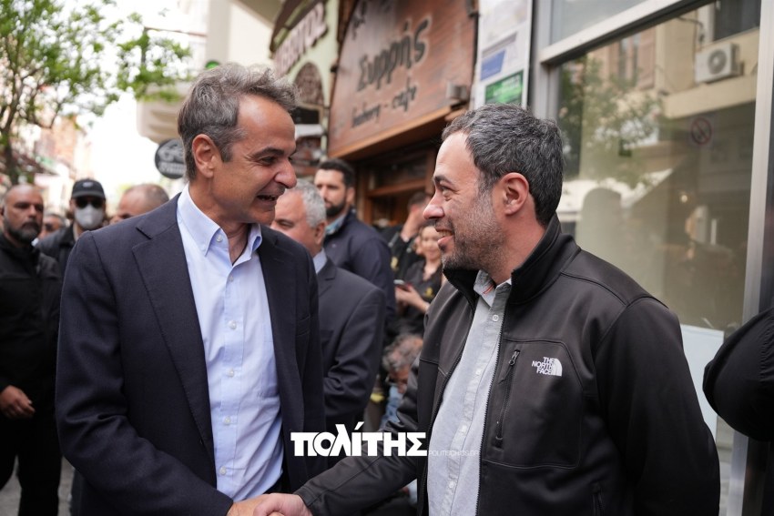 Χίος: Τετ α τετ και χειραψίες Μητσοτάκη με το τοπικό ΠΑΣΟΚ (Φωτό)