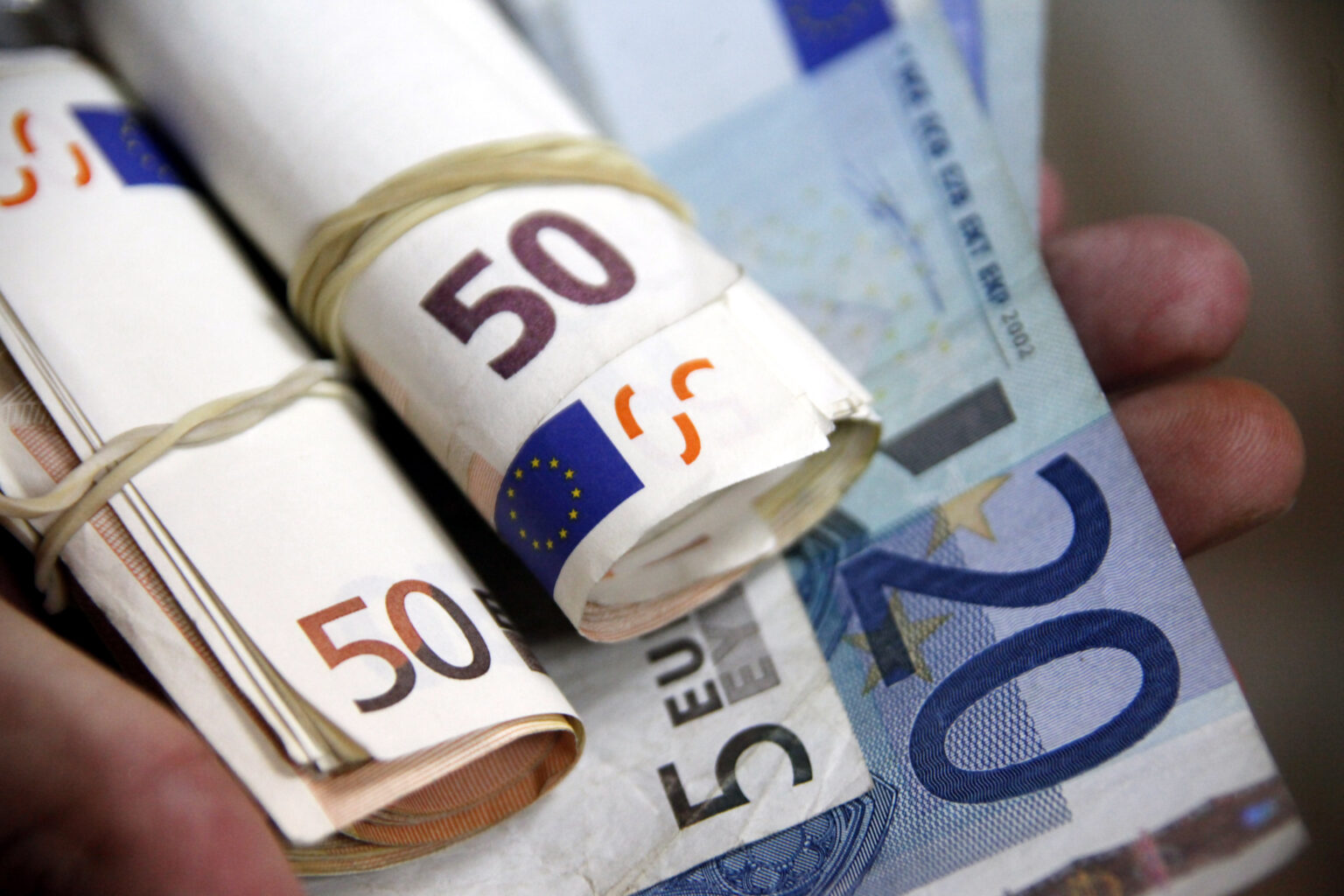 Επίδομα 250 ή 500 ευρώ τον Νοέμβριο 2025: Ποιοι συνταξιούχοι και ...