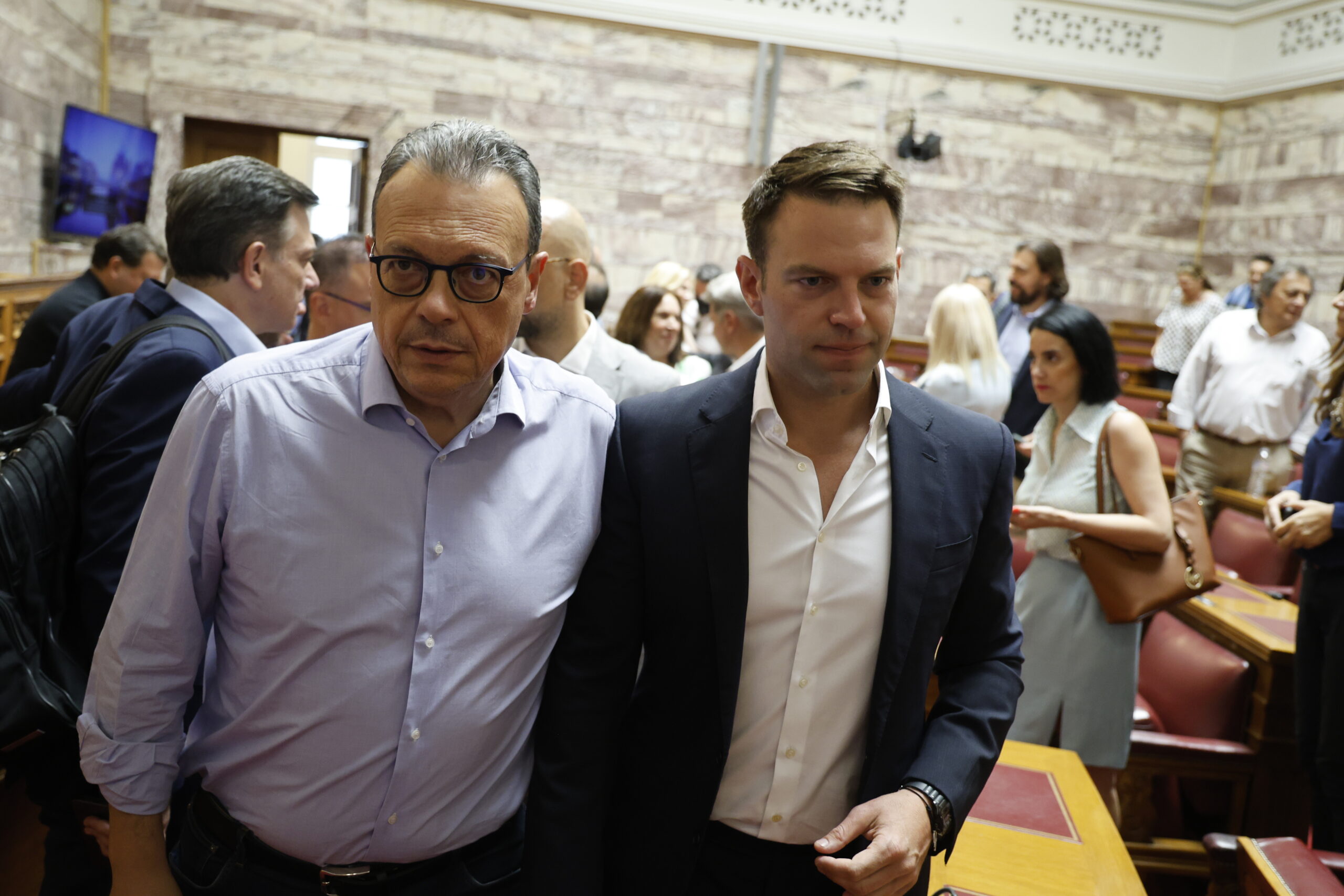 «Πολιτική τρικυμία» στον ΣΥΡΙΖΑ: Πέσαν οι υπογραφές κατά Κασσελάκη με ...