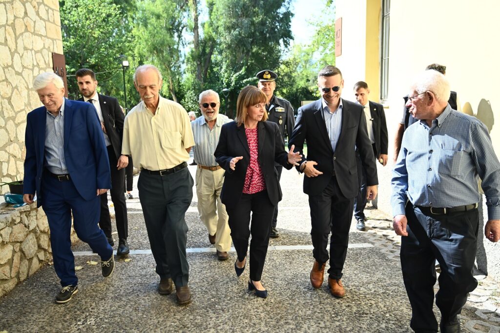 50ή επέτειος αποκατάστασης της Δημοκρατίας: Οι ομιλίες των πολιτικών ...