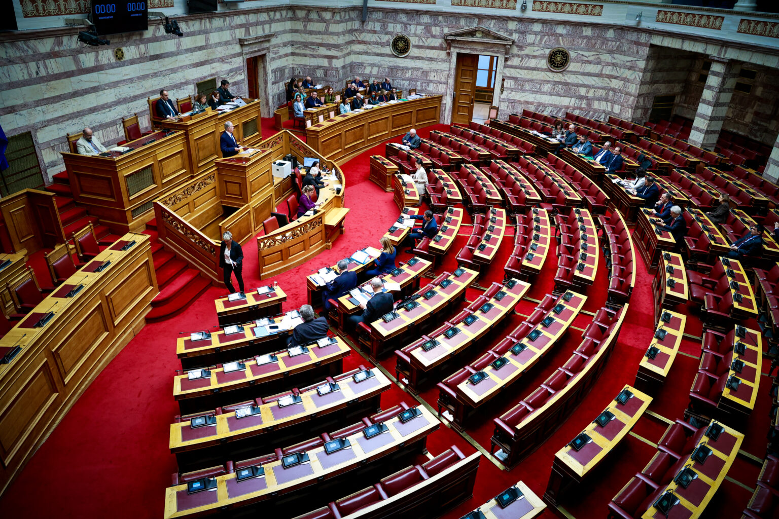 Βουλή: Στην ολομέλεια τα Δημόσια Ωνάσεια Σχολεία