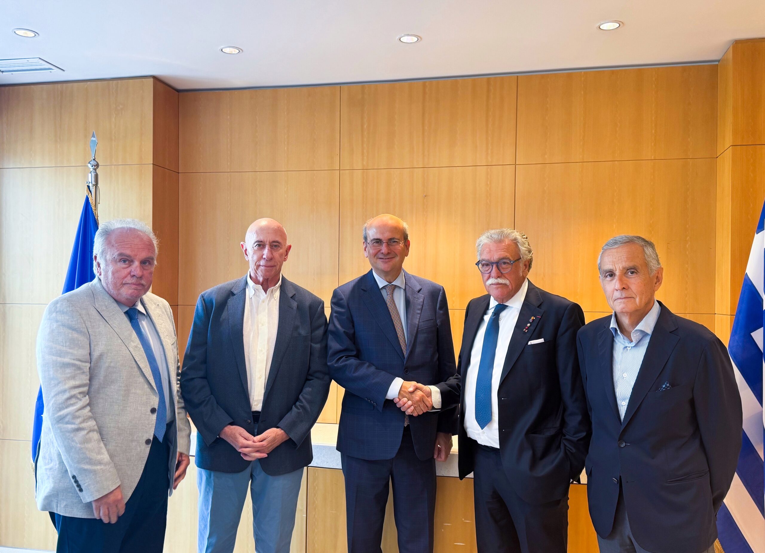 Κωστής Χατζηδάκης: «Η Ελλάδα στέκεται απέναντι σε κάθε μορφή ρατσισμού ...