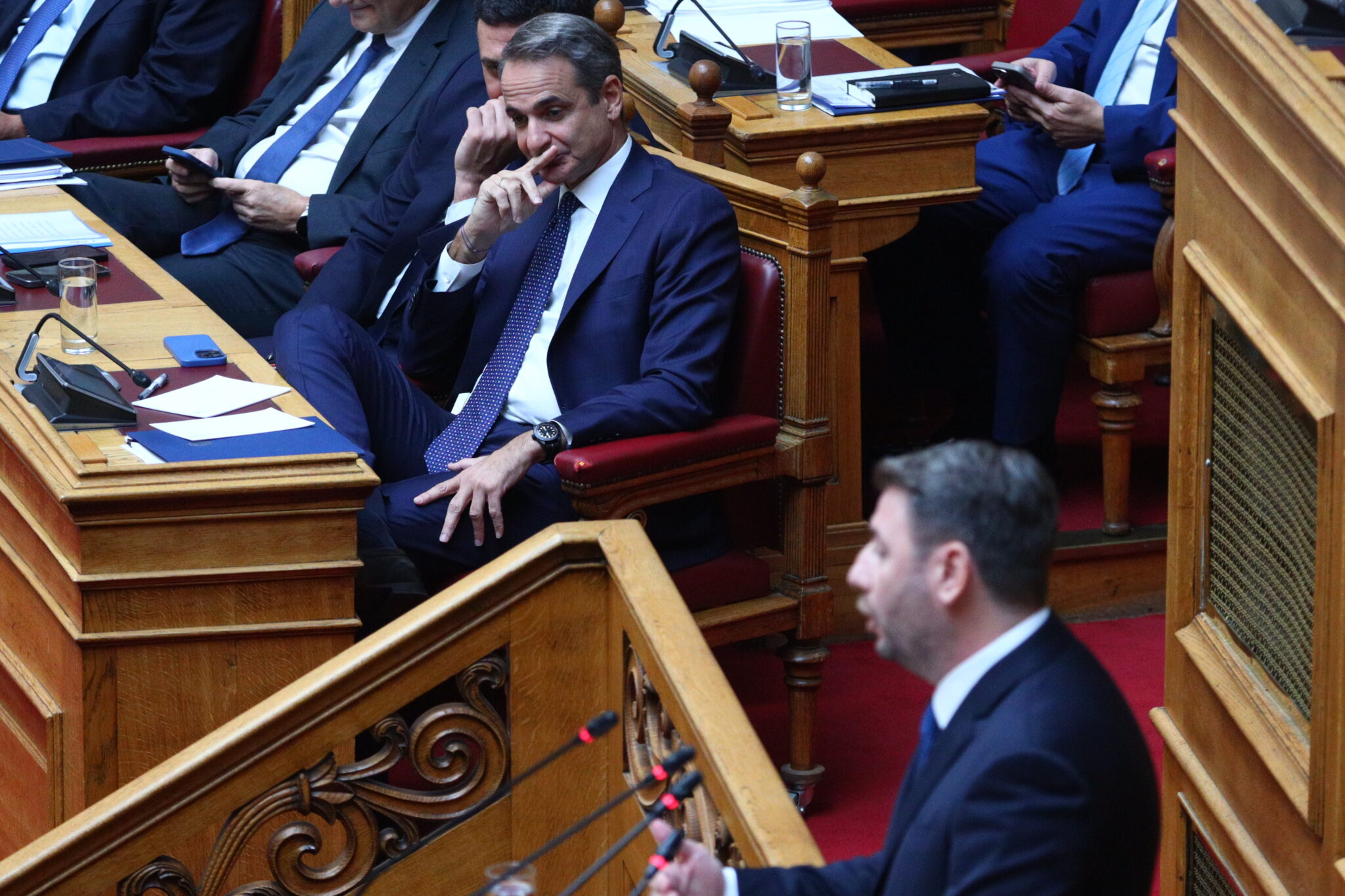 Μητσοτάκης VS Ανδρουλάκης: Μέρες παλιού δικομματισμού στη Βουλή – Η ...