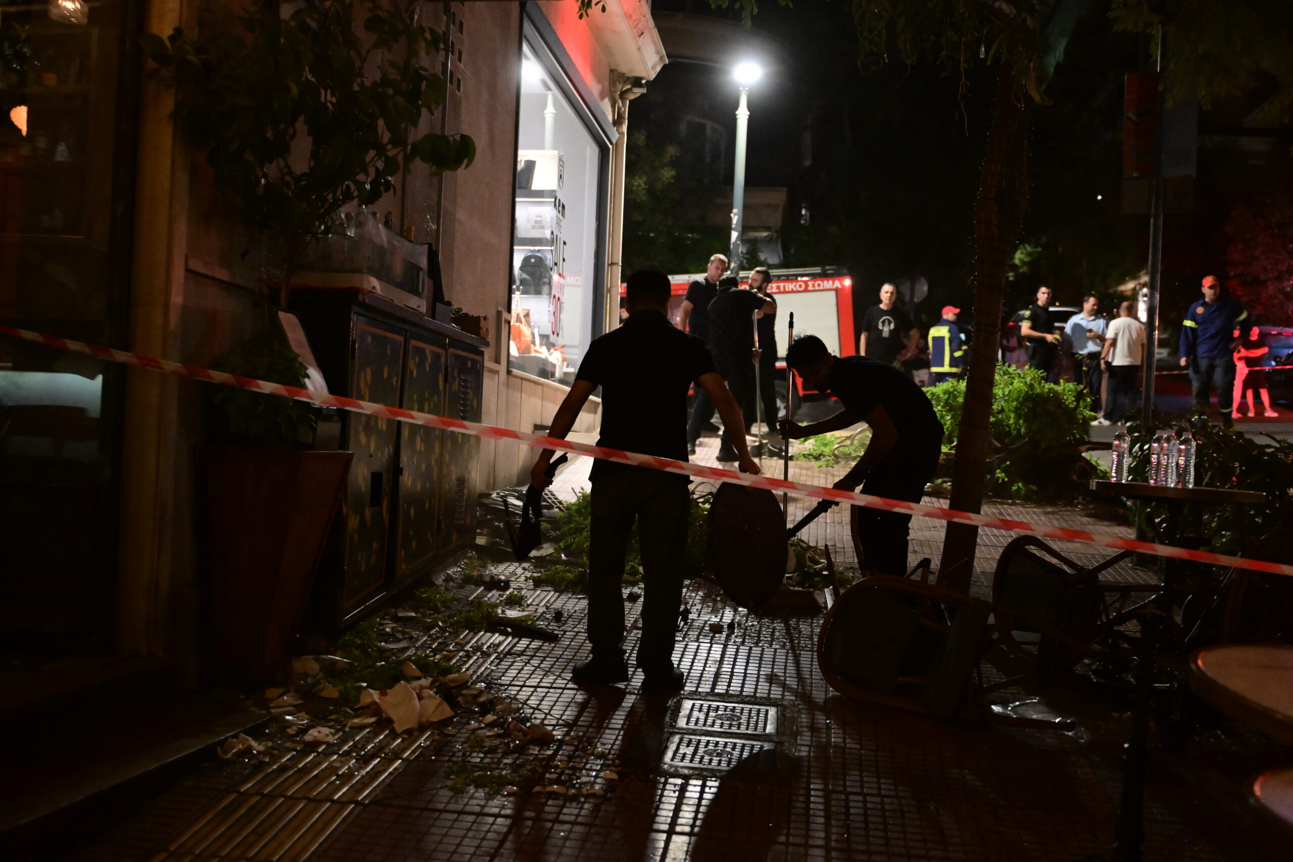 Κολωνάκι: Οι πρώτες μαρτυρίες από την παρ’ ολίγον τραγωδία – «Ευτυχώς ...