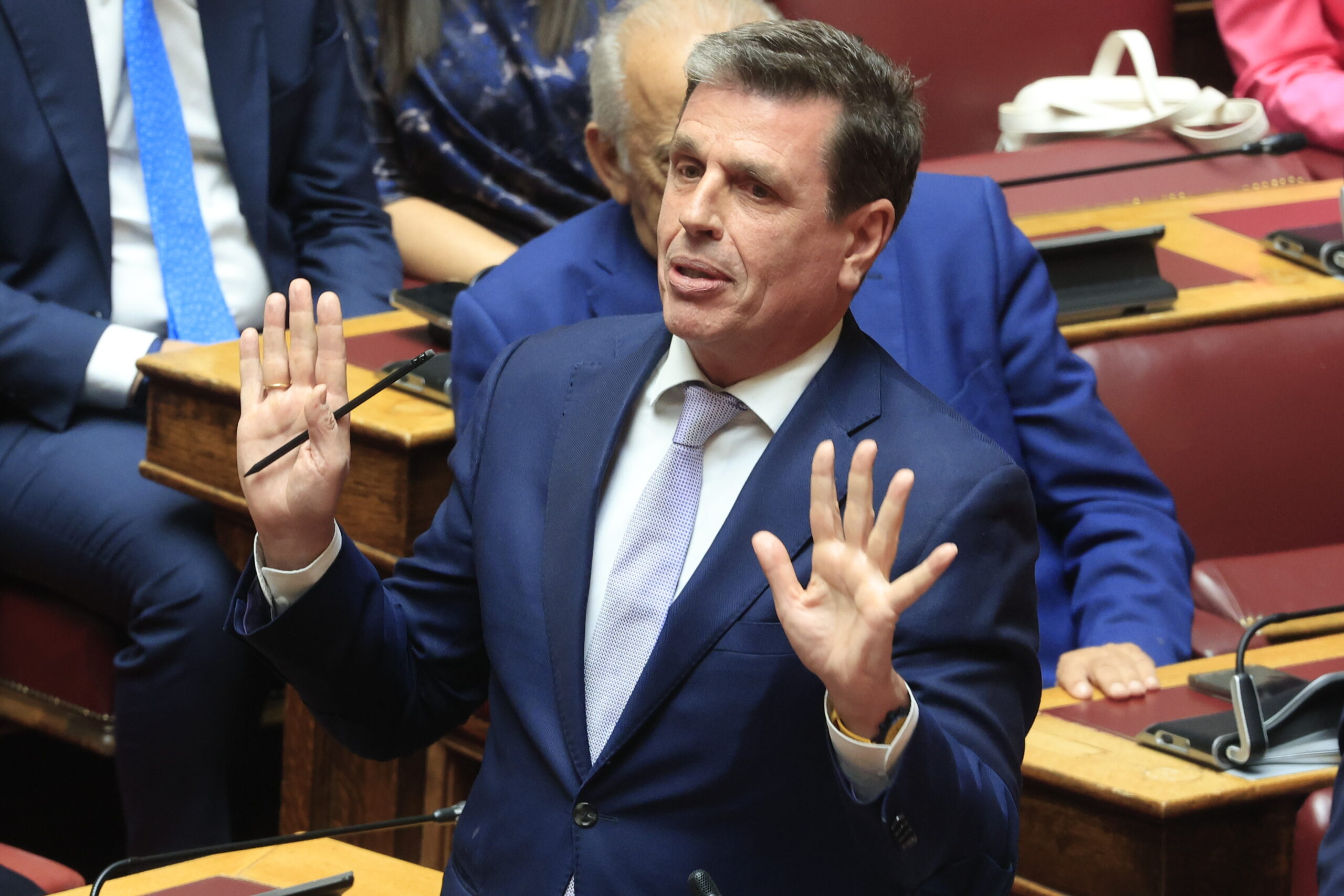 «Όχι» της Βουλής στην άρση ασυλίας των 14 βουλευτών της ΝΔ για τα Τέμπη