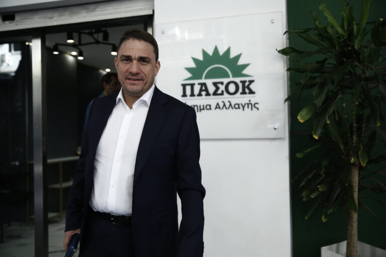 «Πόλεμος» ΠΑΣΟΚ – Κυβέρνησης για 35ωρο και 4ήμερο – Τσουκαλάς: Δεν ...