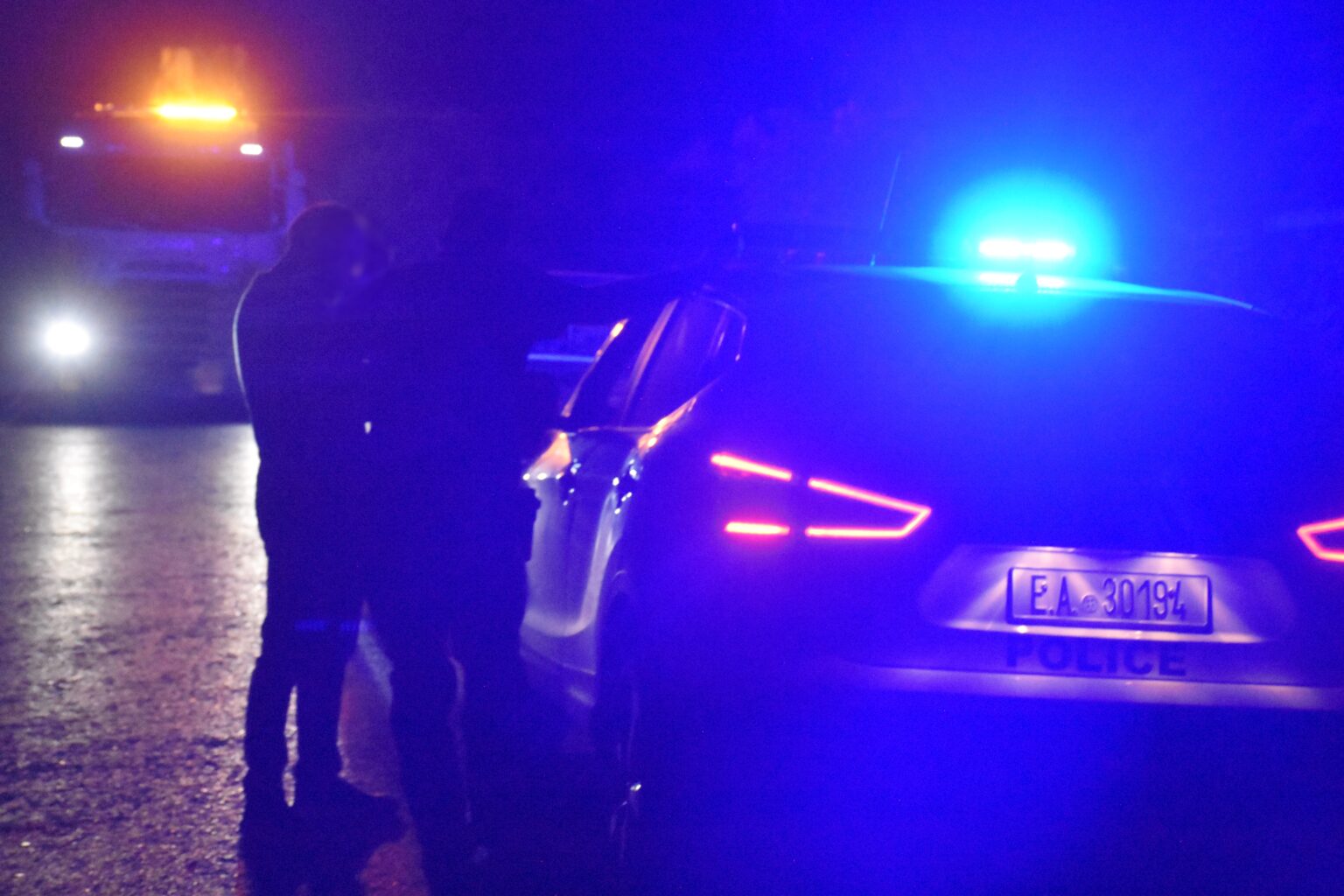 Θεσσαλονίκη: Χειροπέδες σε τρία άτομα για ναρκωτικά και καταδικαστικές ...