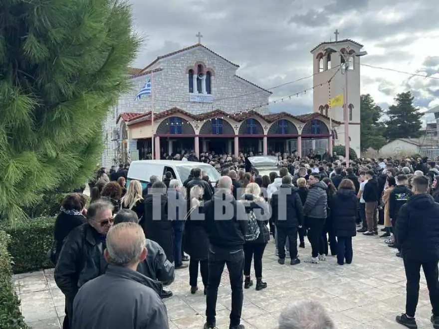 Θρήνος στις κηδείες του 19χρονου Νίκου & της 17χρονης Αγγελικής που ...