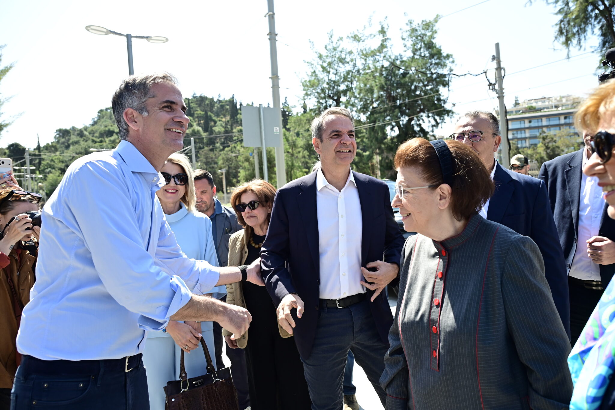 Με τον πρωθυπουργό στη Βασιλίσσης Όλγας ο Κώστας Μπακογιάννης – Με ...